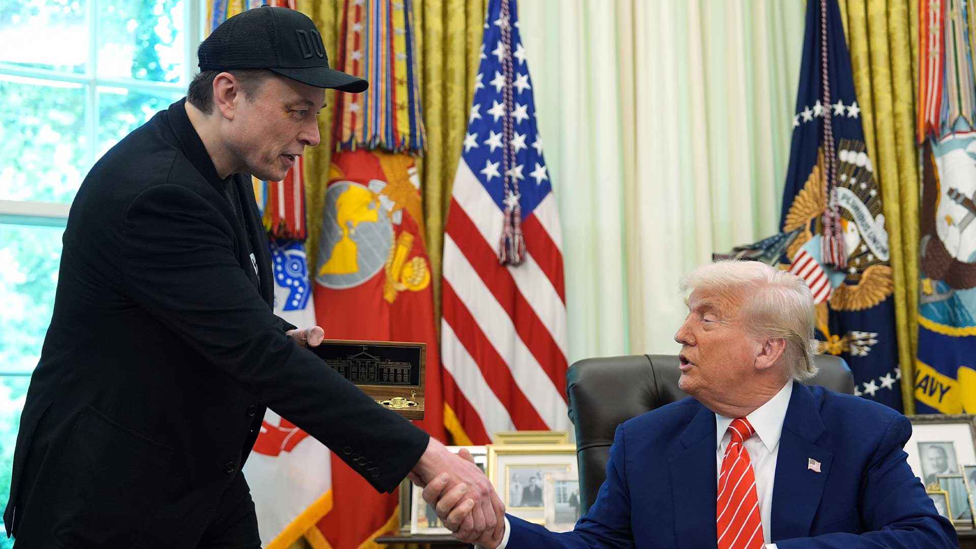 '브로맨스' 트럼프-머스크, 결별 넘어 '전쟁' 돌입 | TVING