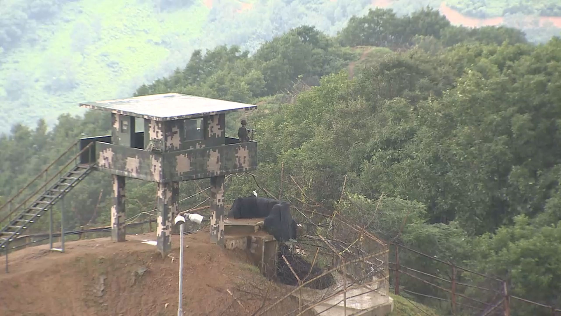 군, 9·19 군사합의로 파괴된 최전방 GP 11곳 임시 복원 | TVING