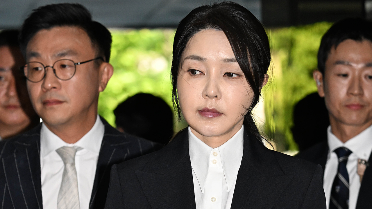 특검, 김건희 내일 오전 10시 소환…구속 뒤 첫 조사 | TVING