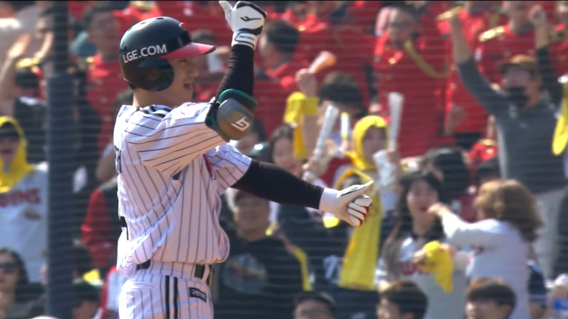 [LG] 2024/3/23 신민재의 2타점 적시타로 앞서나가는 LG | TVING