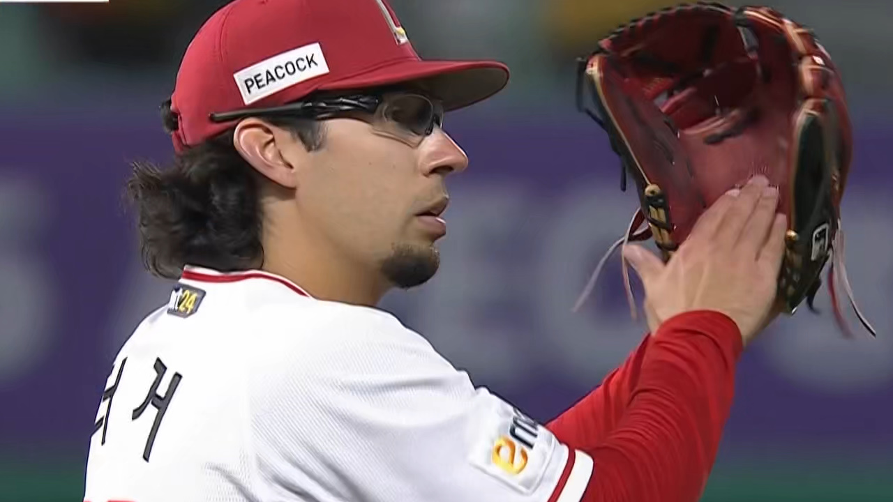 [SSG] 2024/3/26 '투수전의 향기' 삼자범퇴 이닝 정리하는 더거 | TVING