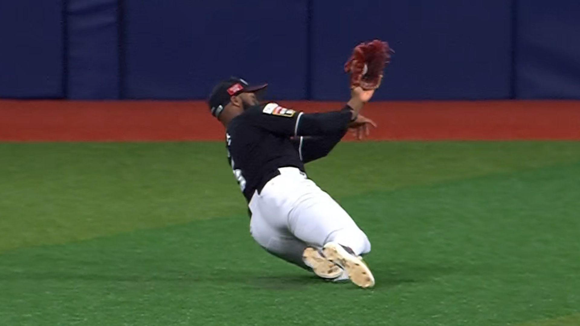 [KT] 2024/4/17 '우용호 - 좌로스' 외야 양코너에서 호수비 펼친 조용호와 로하스 | TVING