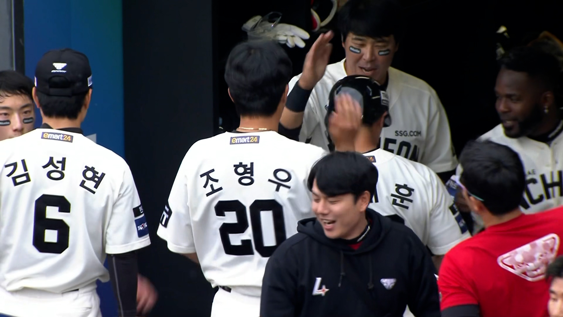 [SSG] 2024/4/21 (DH1) '한유섬-하재훈-고명준-박성한' 4연속 안타로 4:0 만드는 SSG | TVING