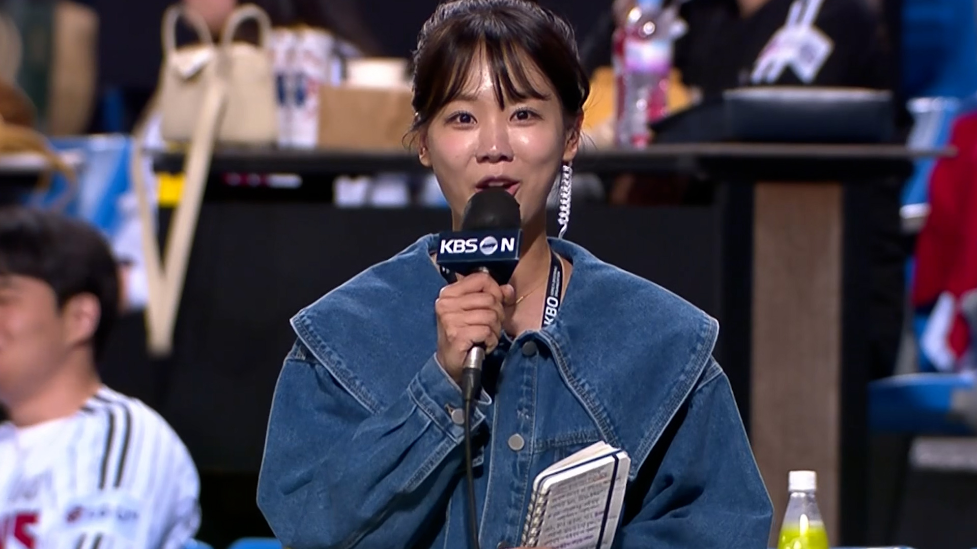 [LG] 2024/4/26 오효주 아나운서의 경기 중간 현장 리포팅 | TVING