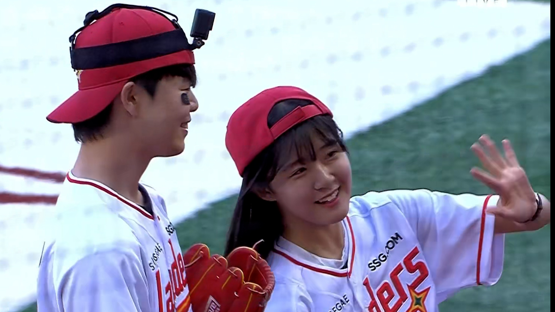 [SSG] 2024/5/16 시구&시타 - 신한은행 대학생 홍보대사 이현우 & 김효원 | TVING