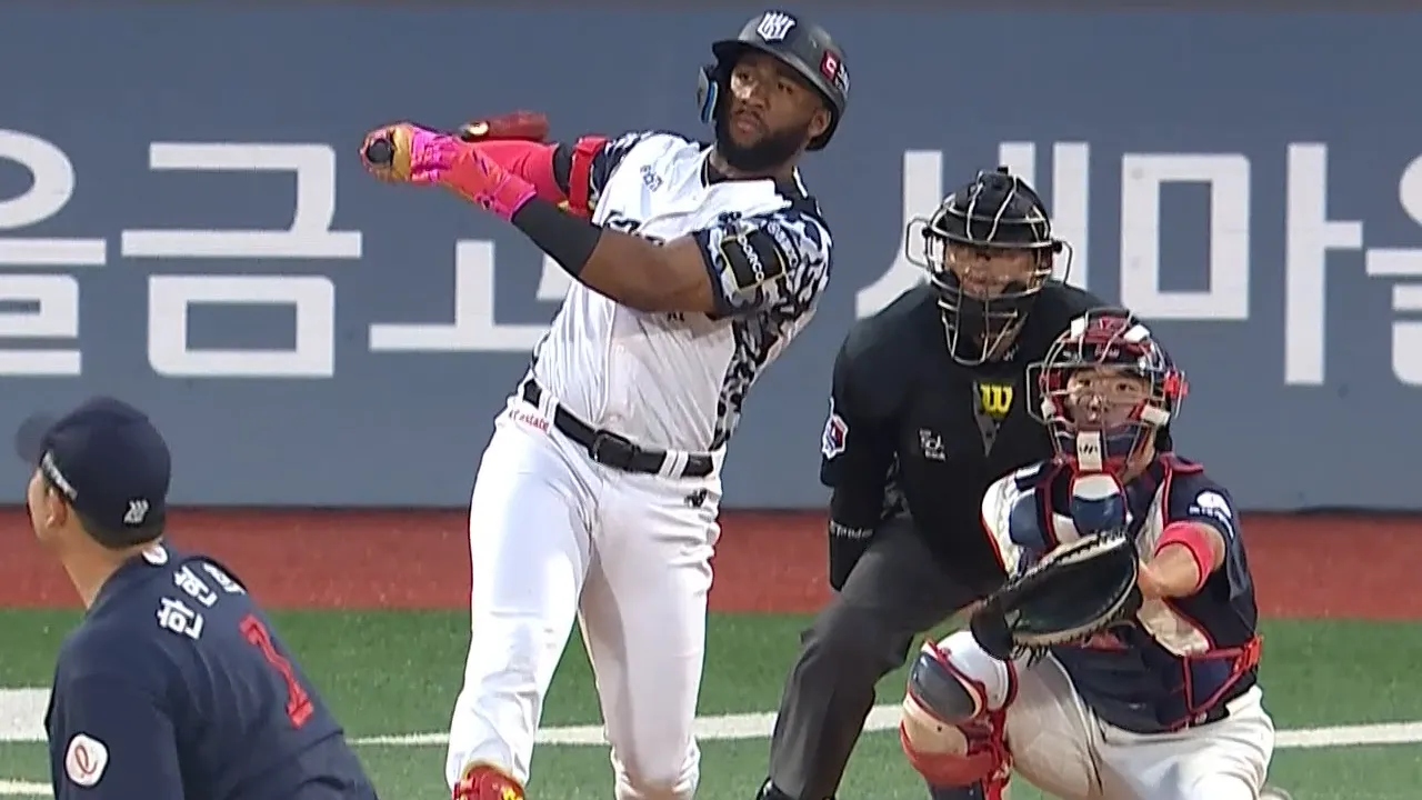 [KT] 2024/6/18 '엄청난 비거리' 모든 야수 얼려버린 로하스의 솔로포! | TVING