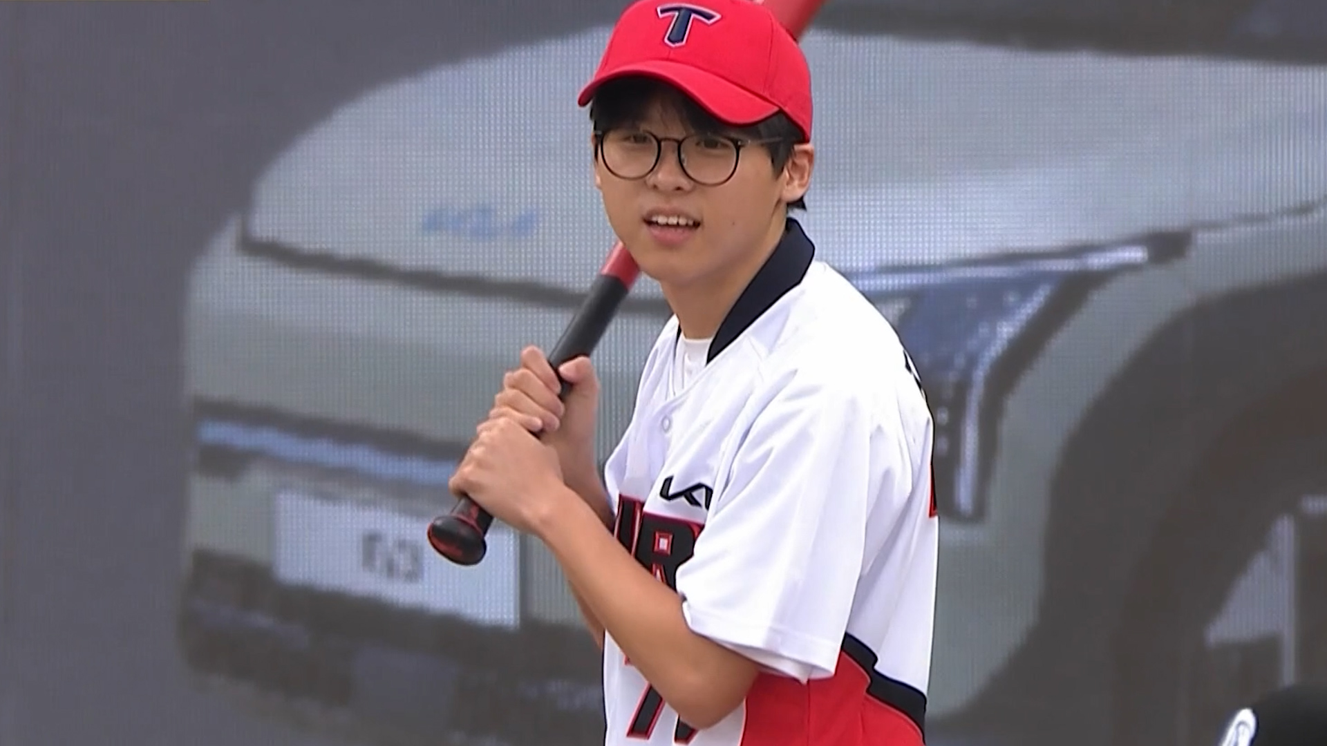 [KIA] 2024/6/19 시구&시타 - 광주인성고등학교 총동문회장 이순현 & 학생회장 지현호 | TVING