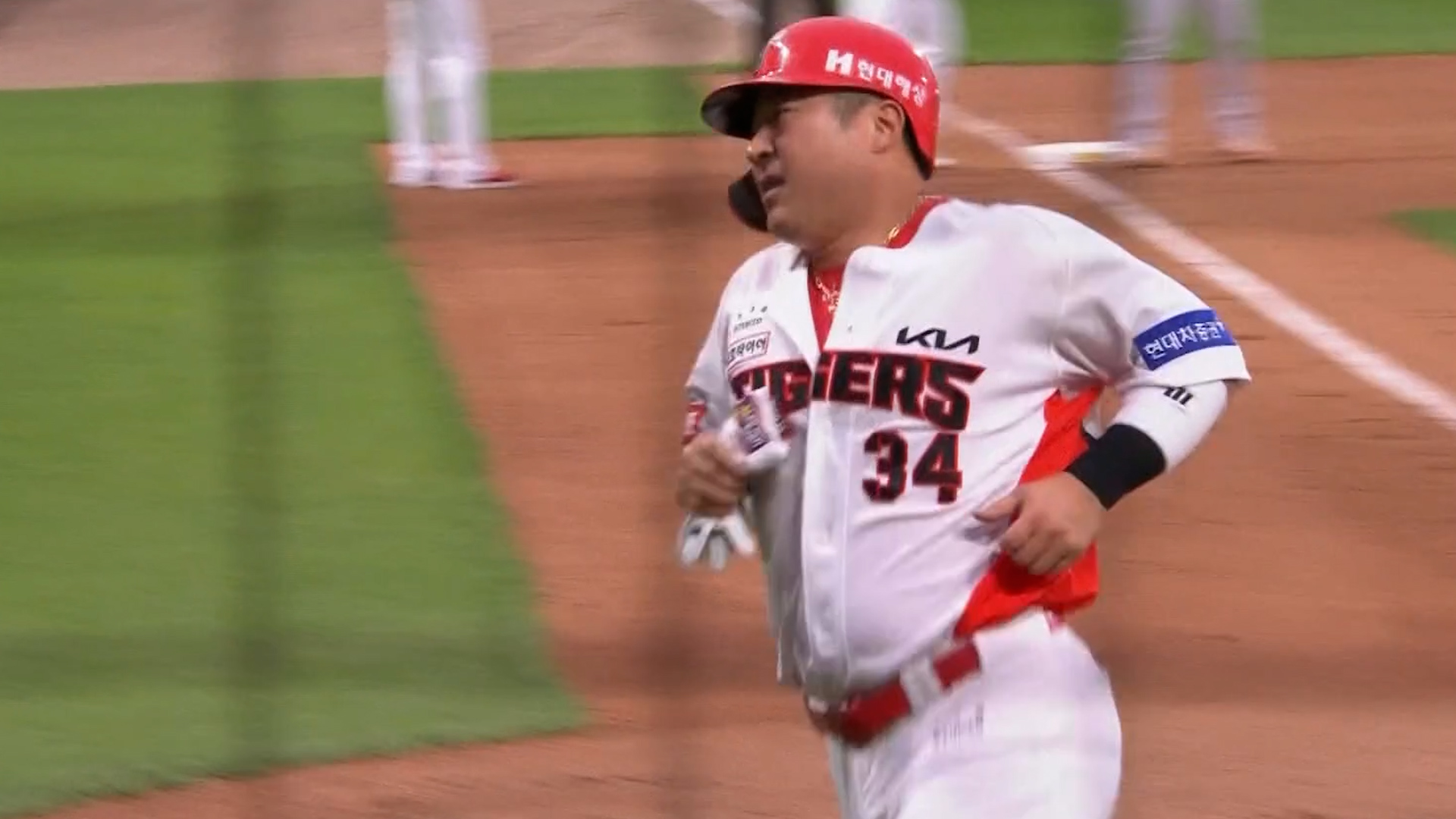 [KIA] 2024/6/19 이우성의 내야 땅볼에 홈으로 들어오는 최형우 | TVING