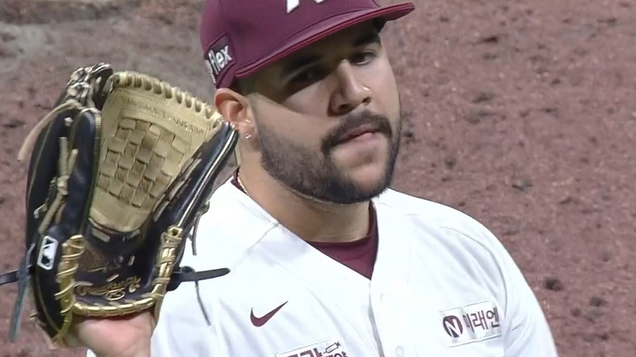 [키움] 2024/6/21 잔루 1, 2루! 실점 위기에서도 무너지지 않는 헤이수스 | TVING