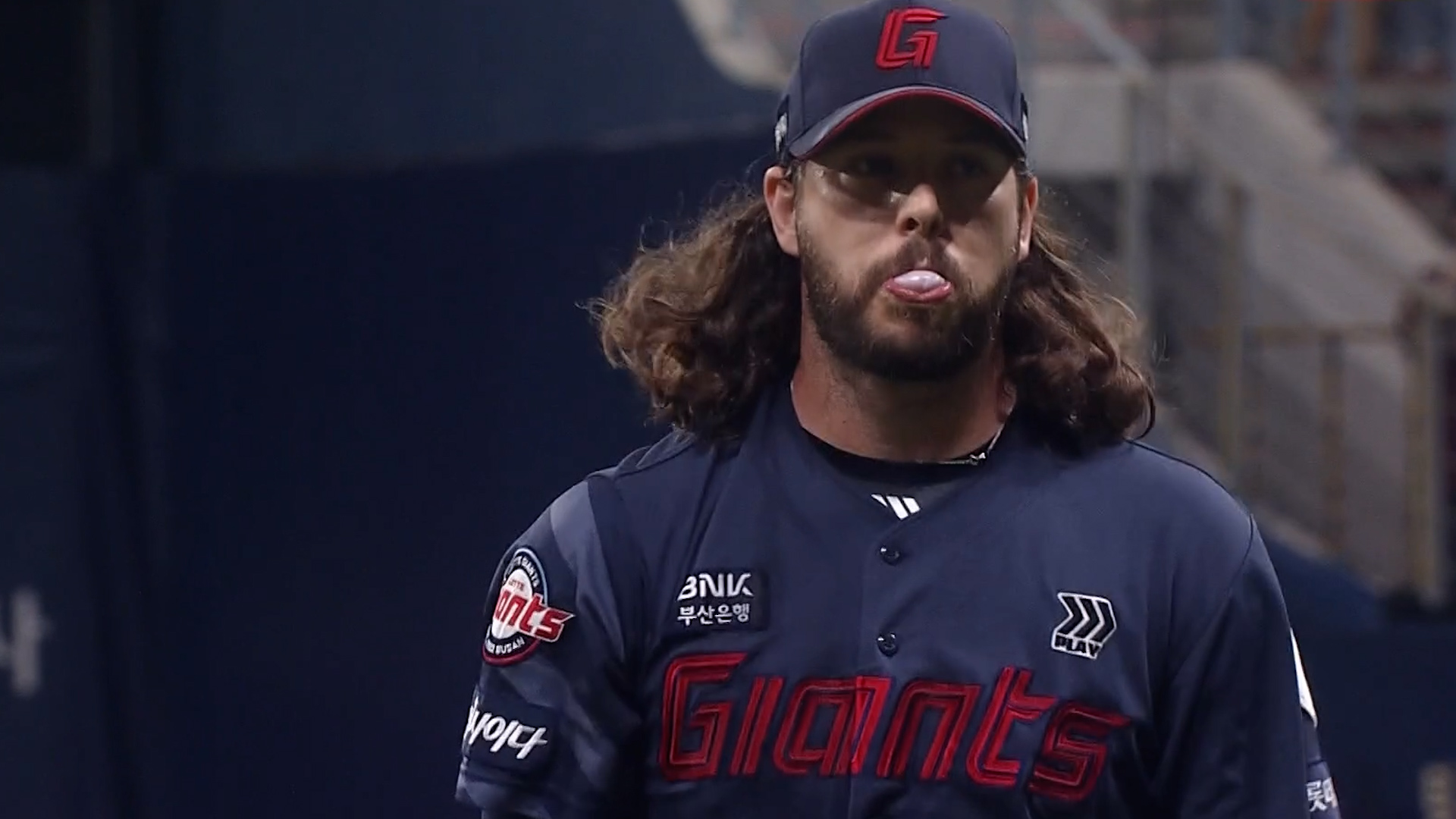 [롯데] 2024/6/22 2사 후 2루타 허용했지만 삼진으로 이닝 끝내는 윌커슨 | TVING