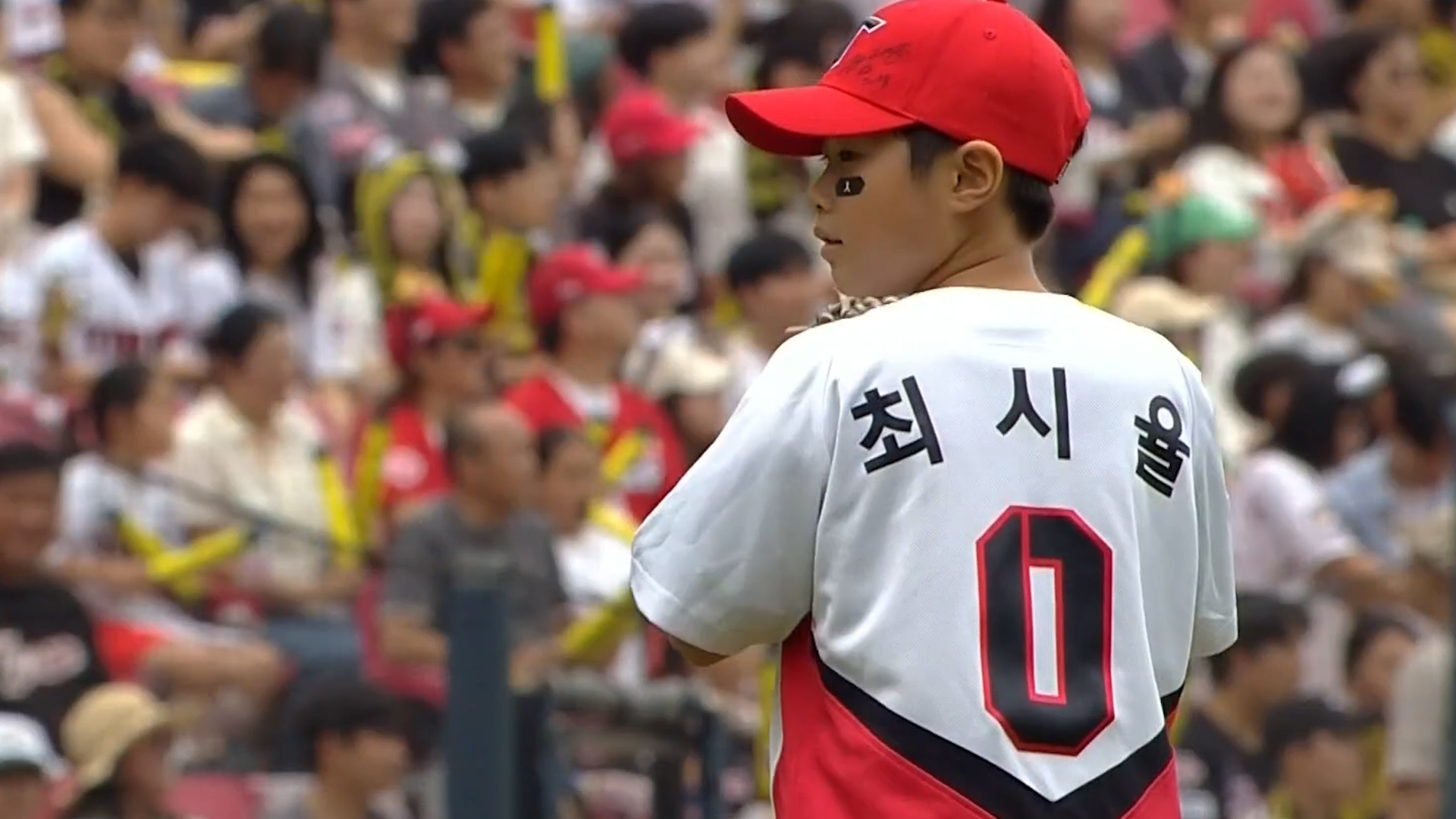 [KIA] 2024/6/23 (DH1) 시구&시타 - KIA타이거즈 팬 최시율 & 최은율 | TVING