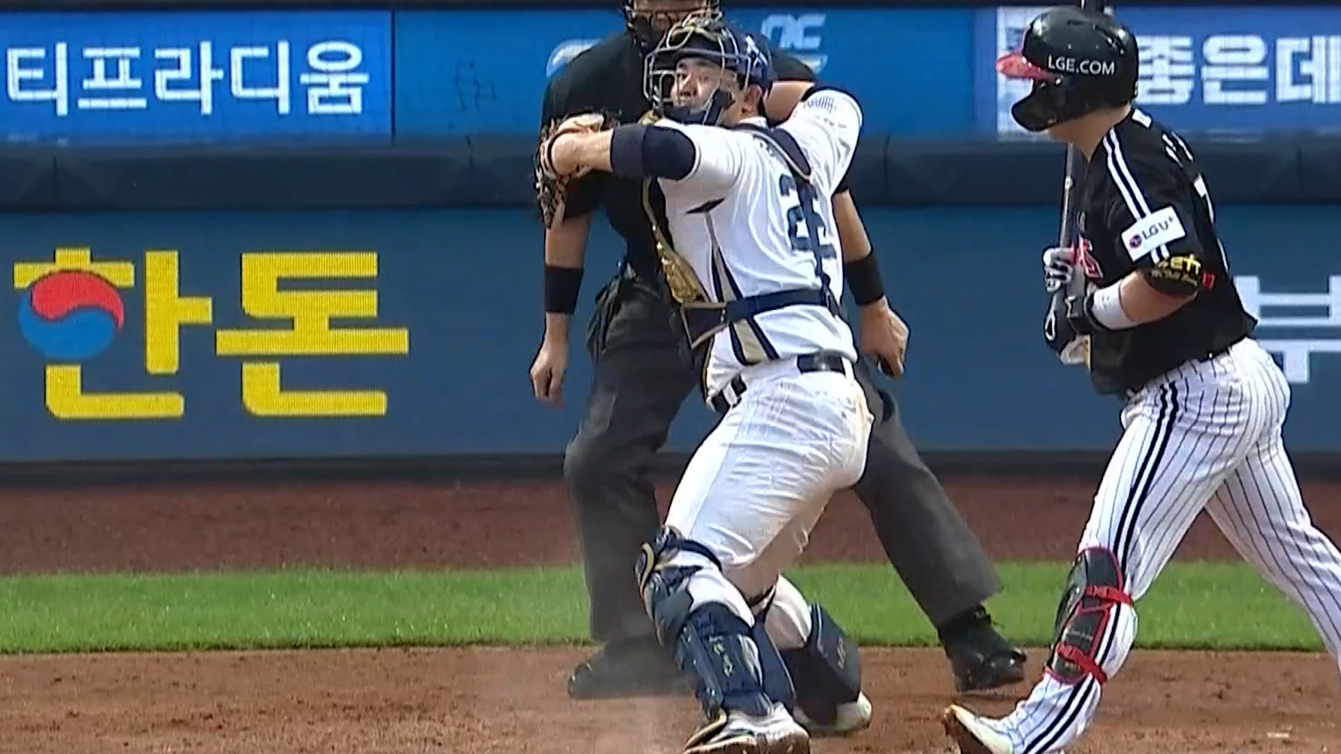 [NC] 2024/6/30 '도루 저지율 1위' 2루에서 오스틴 저격하는 김형준의 총알 송구 | TVING