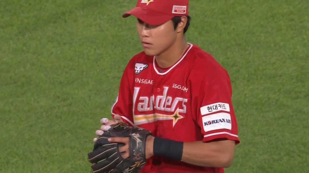 [SSG] 2024/7/4 집중력을 높이는 내야진! 호수비 보여주는 박지환 | TVING