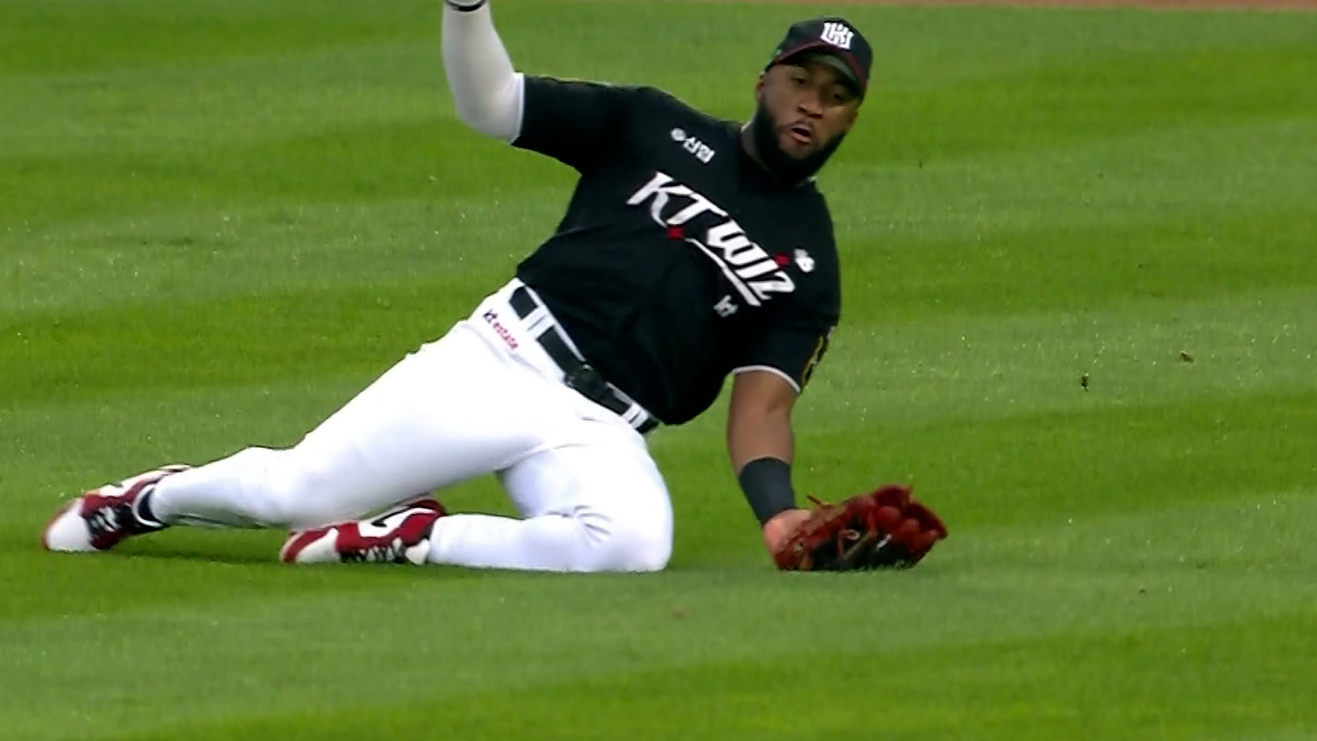 [KT] 2024/7/13 안타성 타구를 훔치는 로하스의 파인 플레이! | TVING