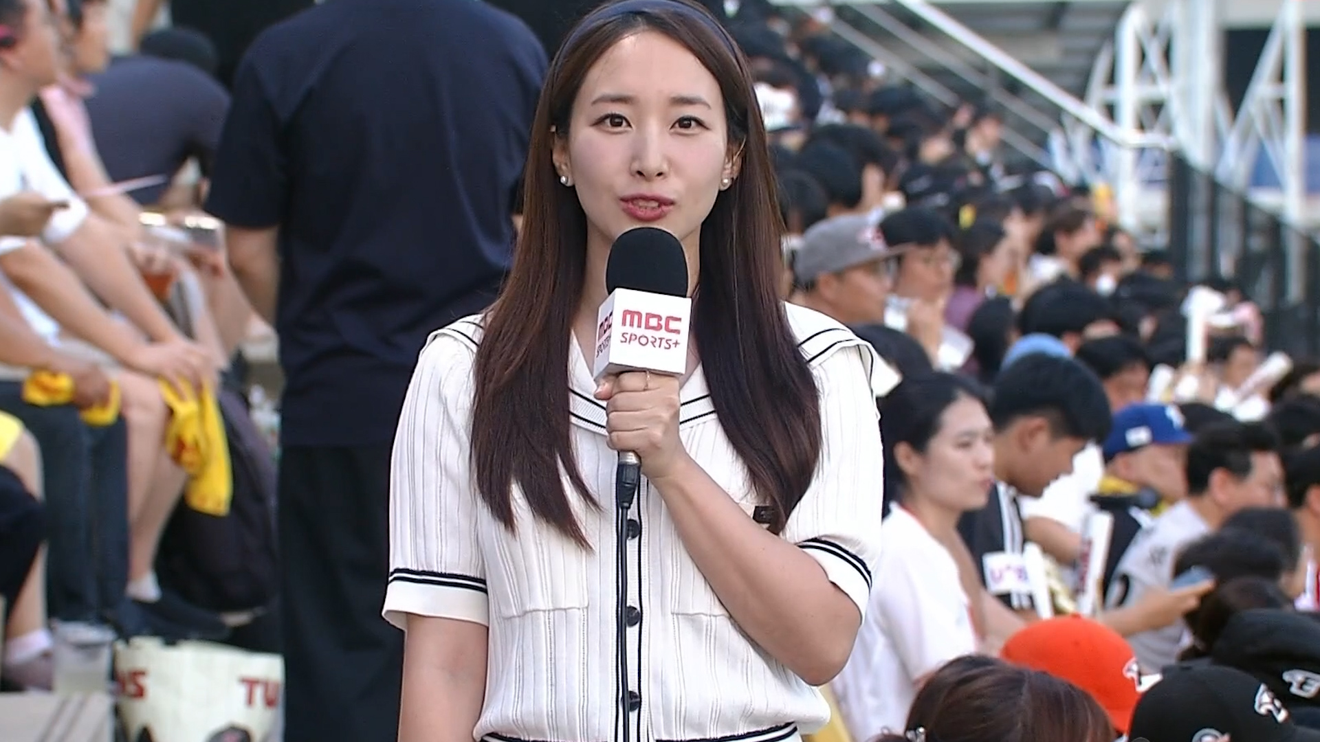 [한화] 2024/7/13 김선신 아나운서의 경기 중간 현장 리포팅 | TVING