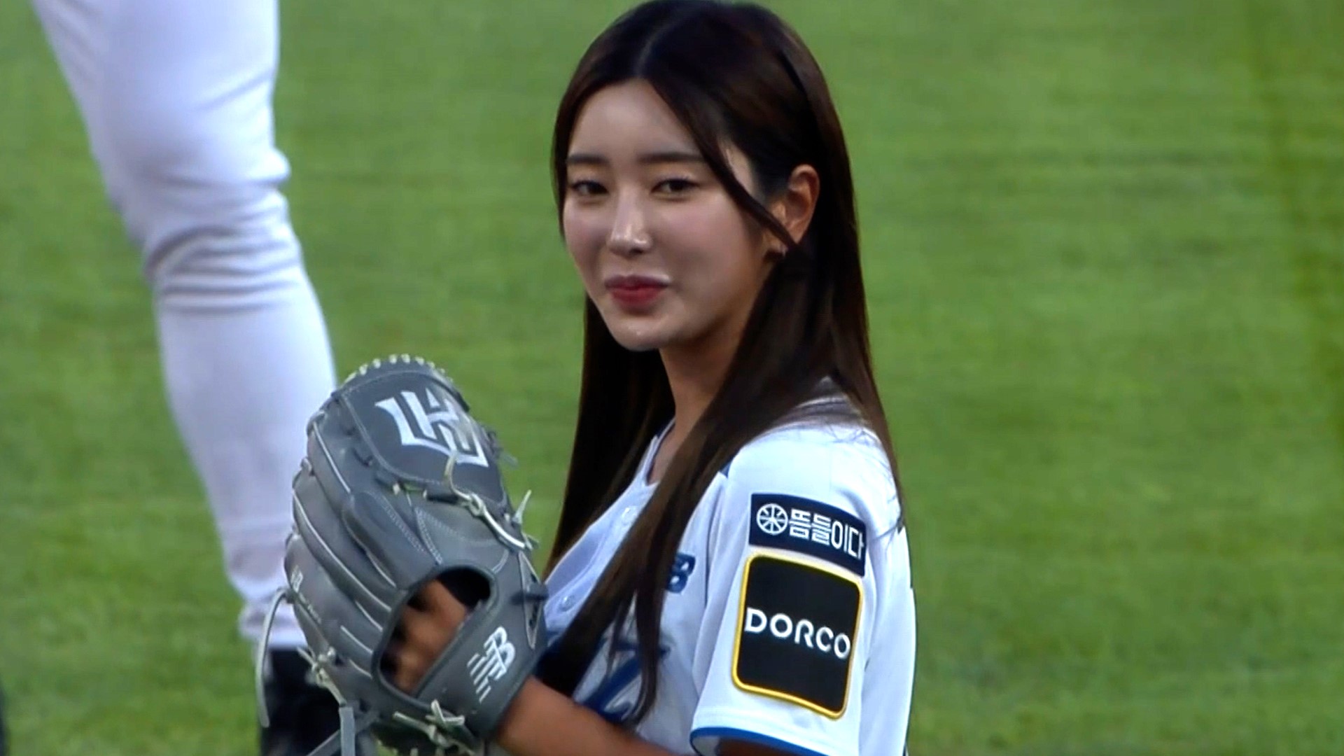 [KT] 2024/7/30 시구 - 프로골퍼 김동휘 | TVING