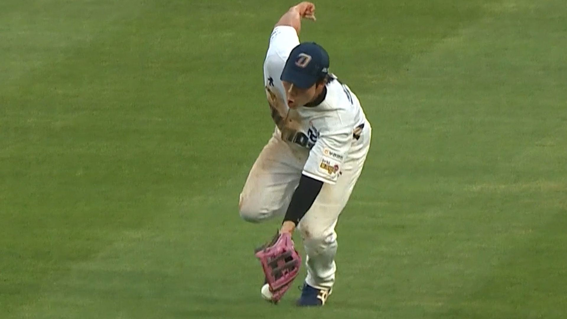 [NC] 2024/8/2 '글러브 끝으로 건져 올린 볼' 천재환의 호수비 | TVING