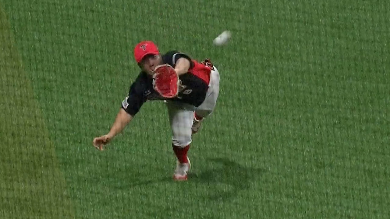 [KIA] 2024/8/13 안타를 훔치는 이창진의 호수비! | TVING