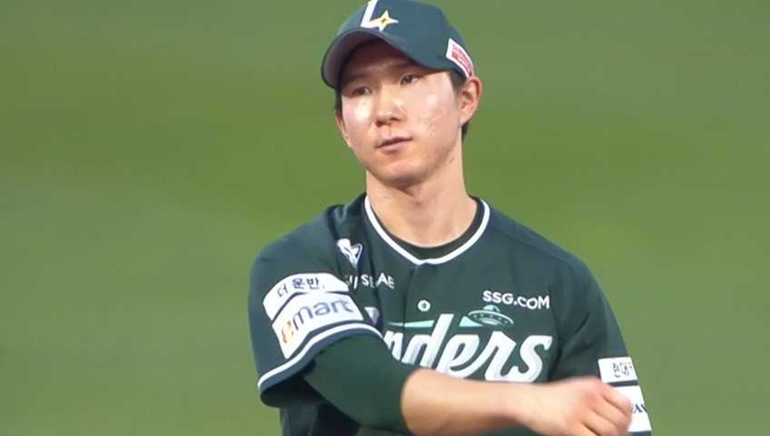 [SSG] 2024/8/16 황영묵의 강습 타구를 직선타 처리하는 박성한 | TVING