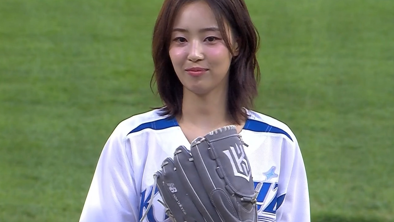 [KT] 2024/8/18 시구 - 배우 최예빈 | TVING