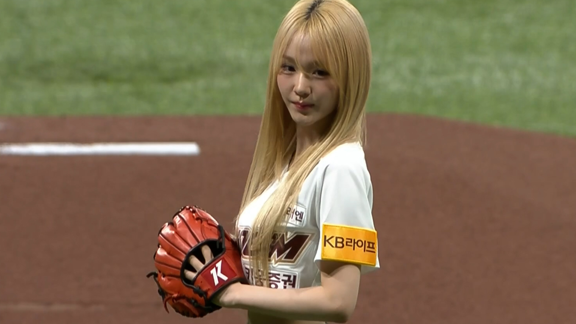 [키움] 2024/8/23 시구&시타 - 걸그룹 우아 나나 & 파나소닉 코리아 대표 쿠라마 타카시 | TVING