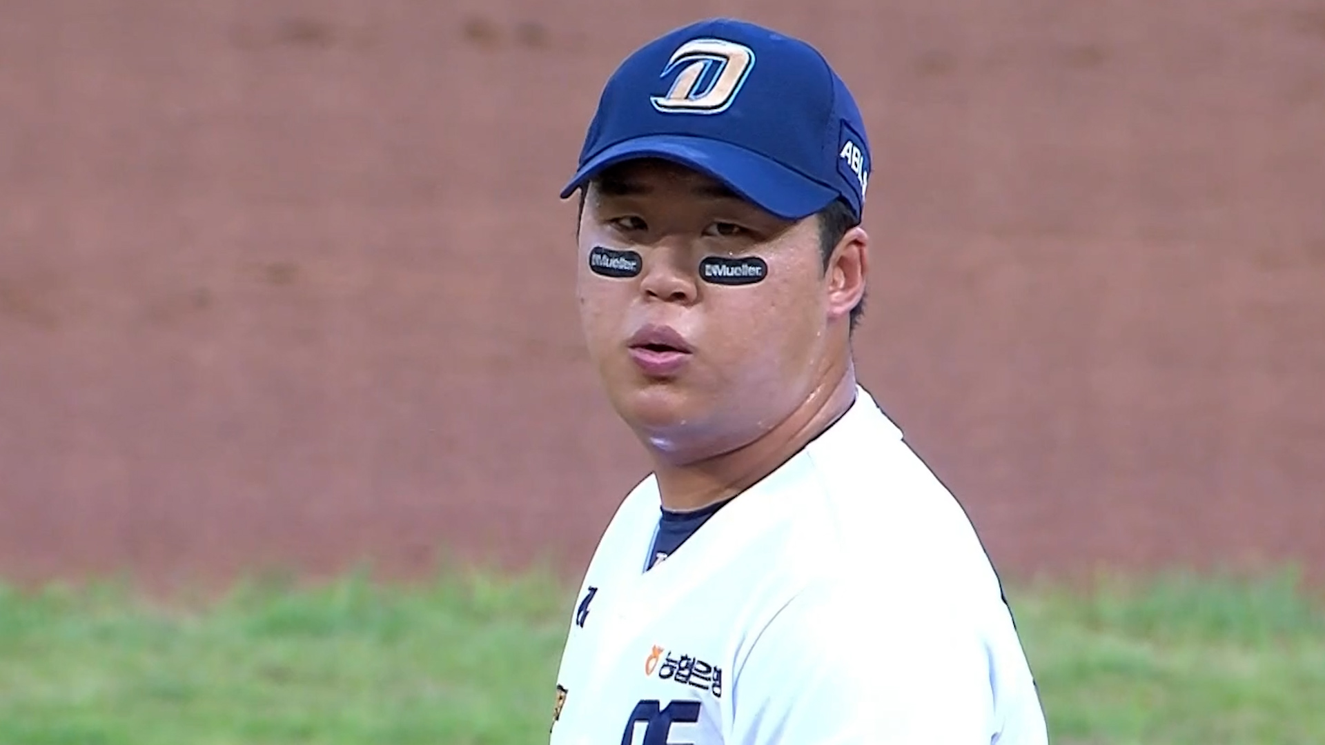 [NC] 8/24 '뜬공 3개' 삼자범퇴로 경기를 시작하는 신민혁 | TVING