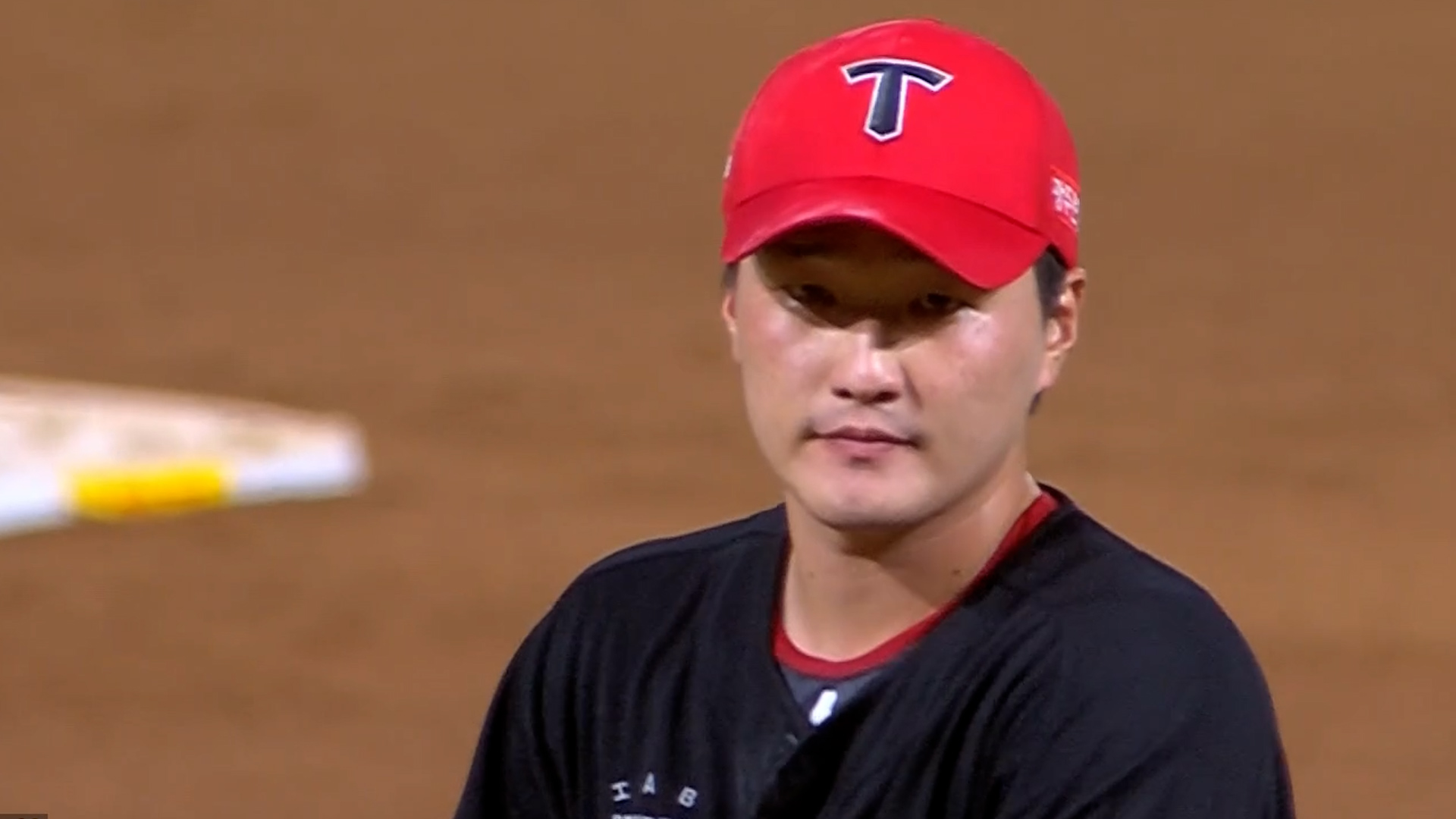 [KIA] 2024/8/24 수비 도움 받으며 삼자범퇴 만드는 전상현 | TVING