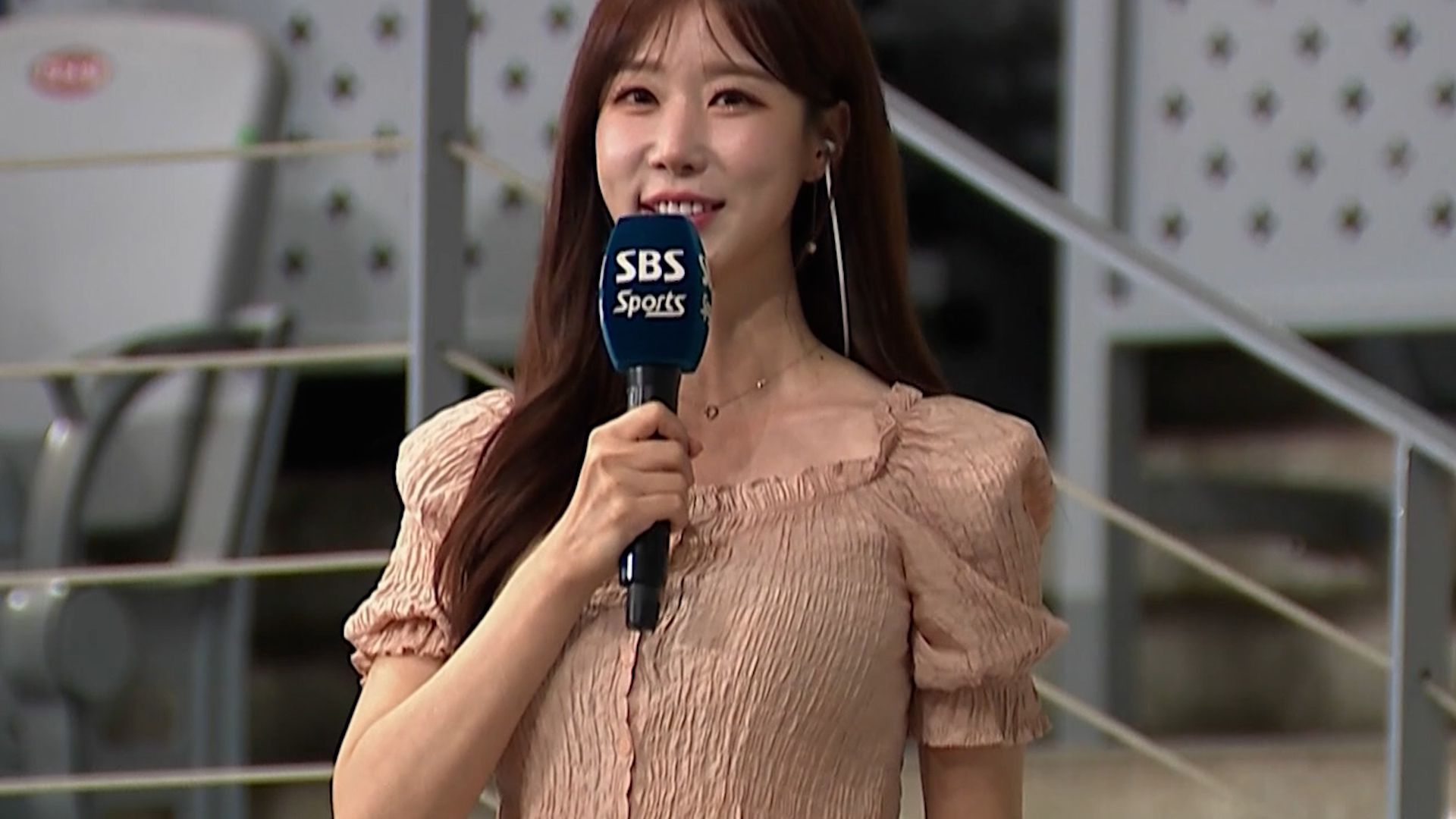 [키움] 2024/8/27 진달래 아나운서의 경기 전 현장 리포팅 | TVING