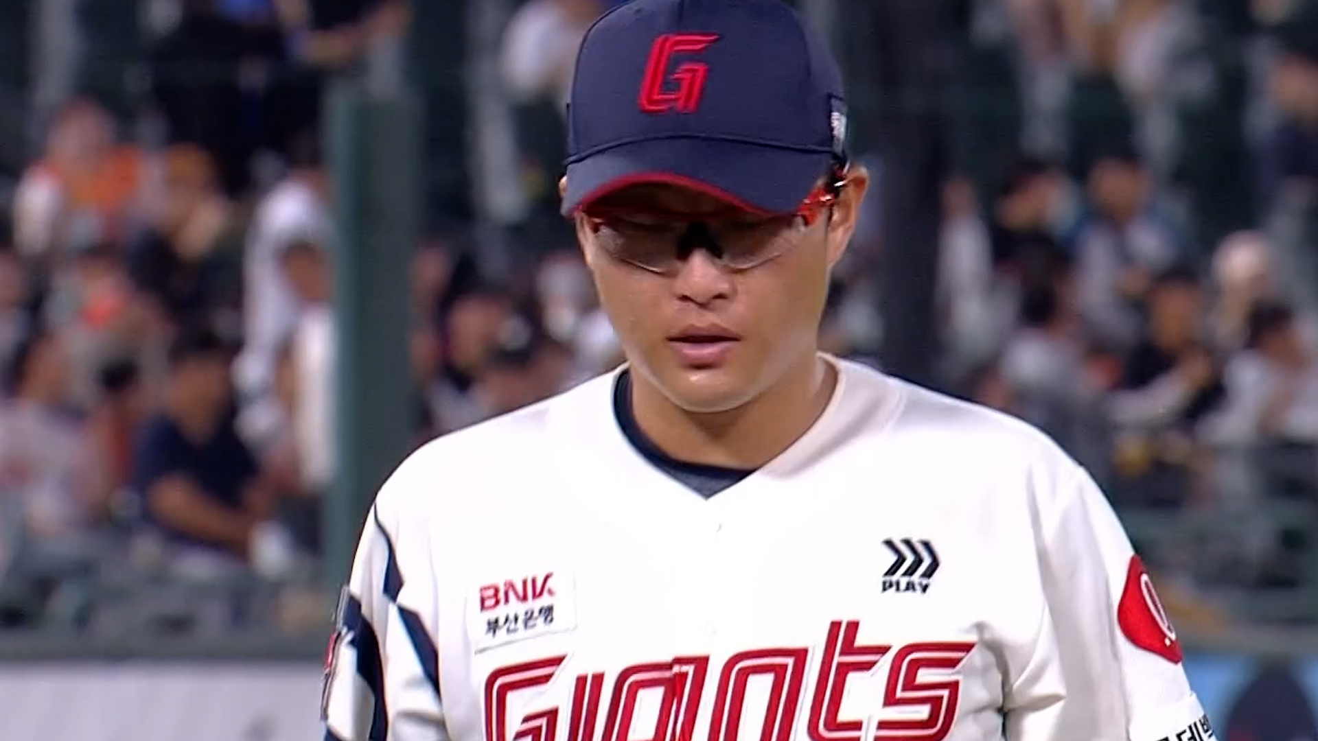 [롯데] 8/27 출루 허용했지만 이닝을 무실점으로 넘기는 박세웅 | TVING