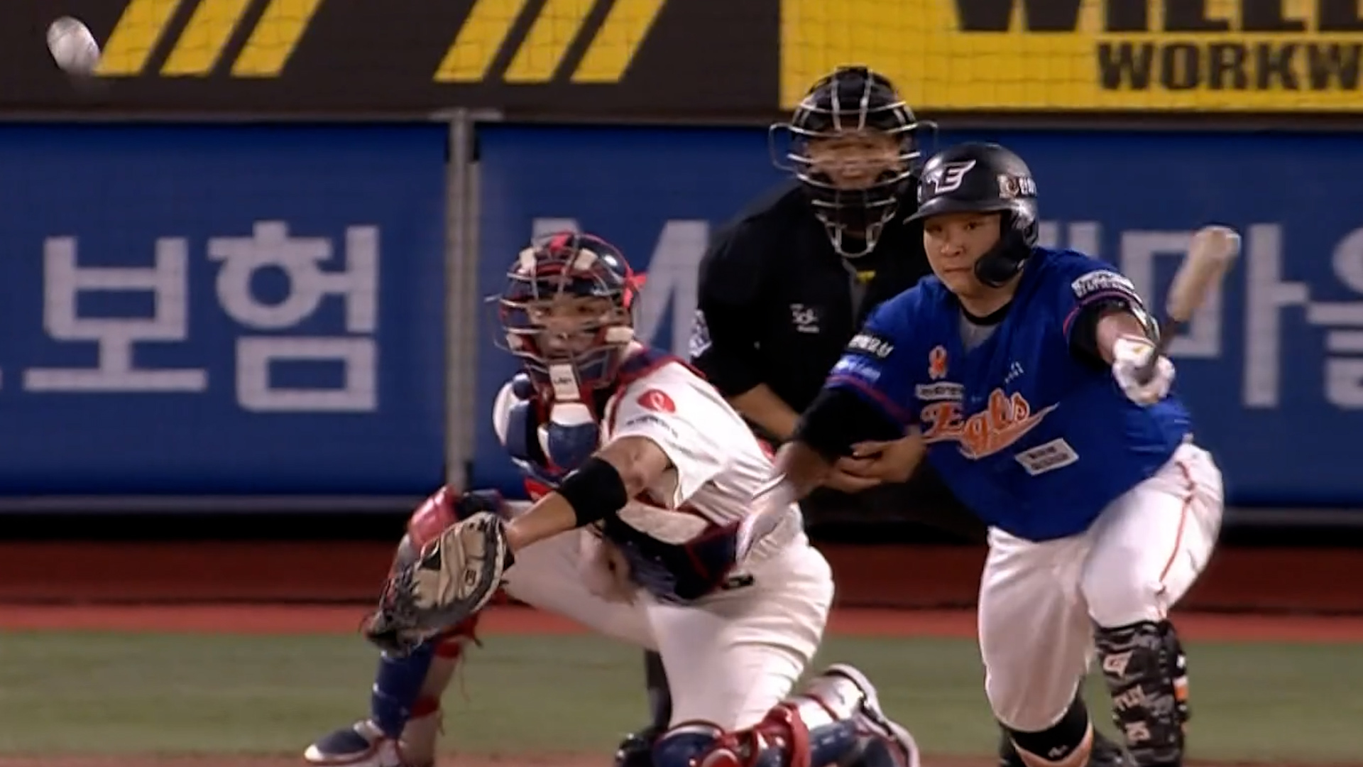 [한화] 2024/8/27 '타점을 만드는 팀 배팅' 김태연의 내야 땅볼에 홈을 밟는 노시환! | TVING