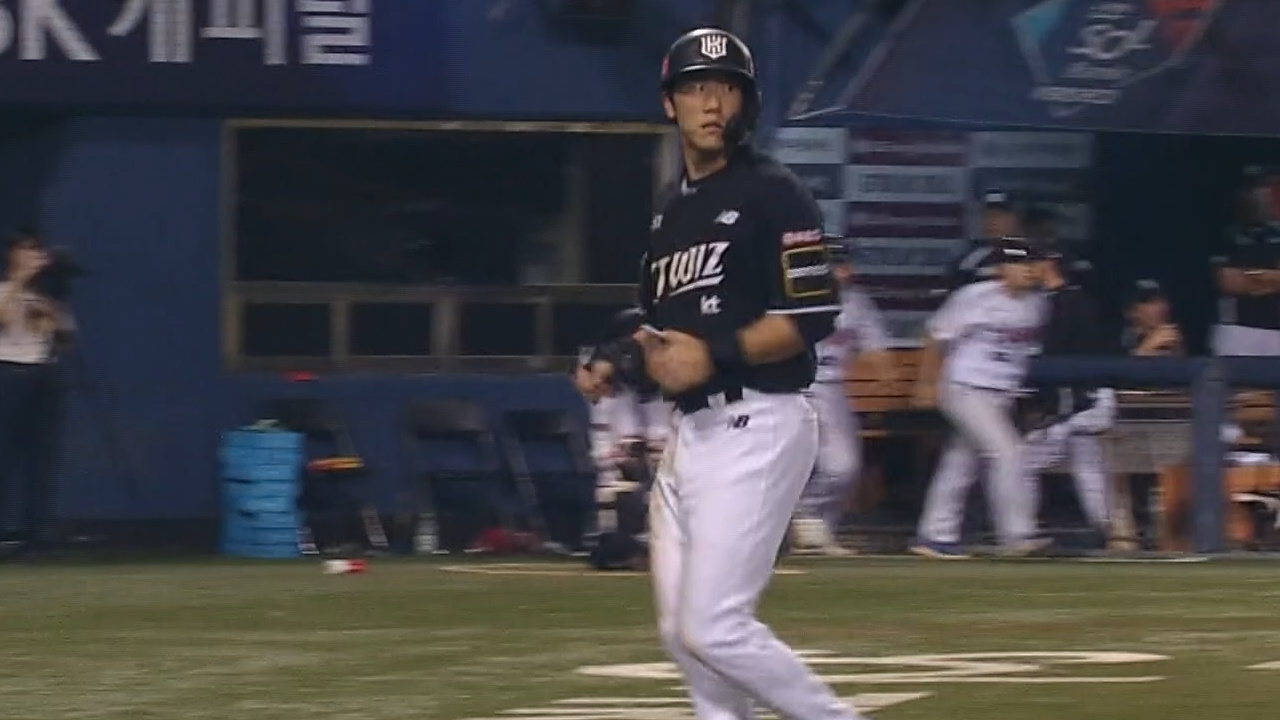 [KT] 2024/8/27 상대 실책을 틈타 득점에 성공하는 오윤석 | TVING