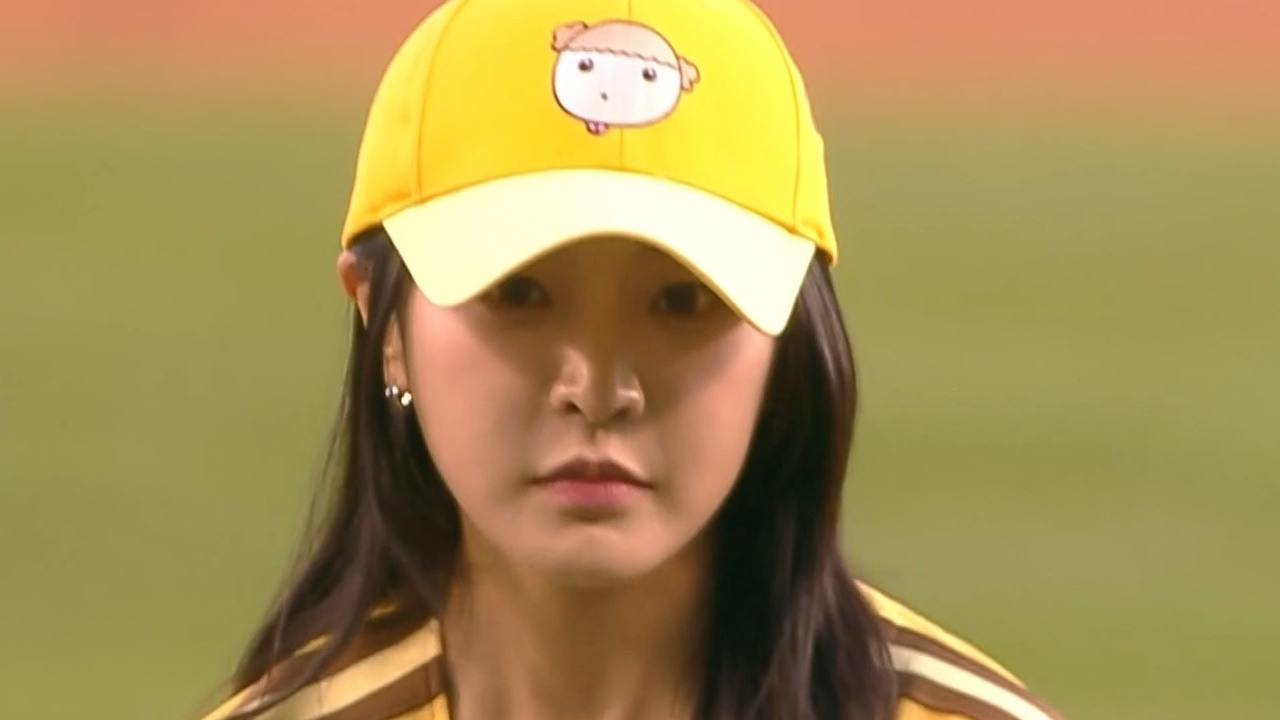 [LG] 2024/8/29 시구 - 배우 정유미 | TVING