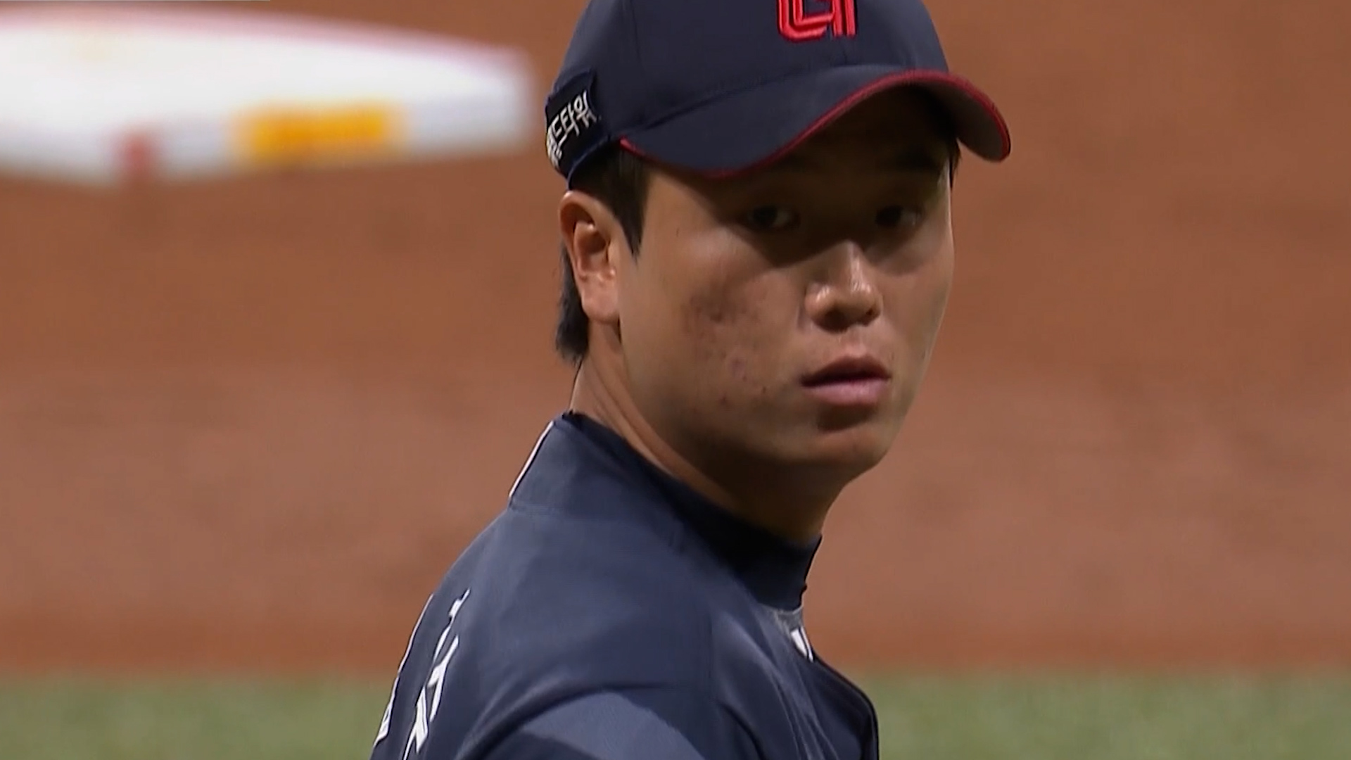 [롯데] 2024/8/30 '타이밍을 완전히 뺏는 커브' 삼자범퇴로 1회를 정리하는 정현수 | TVING