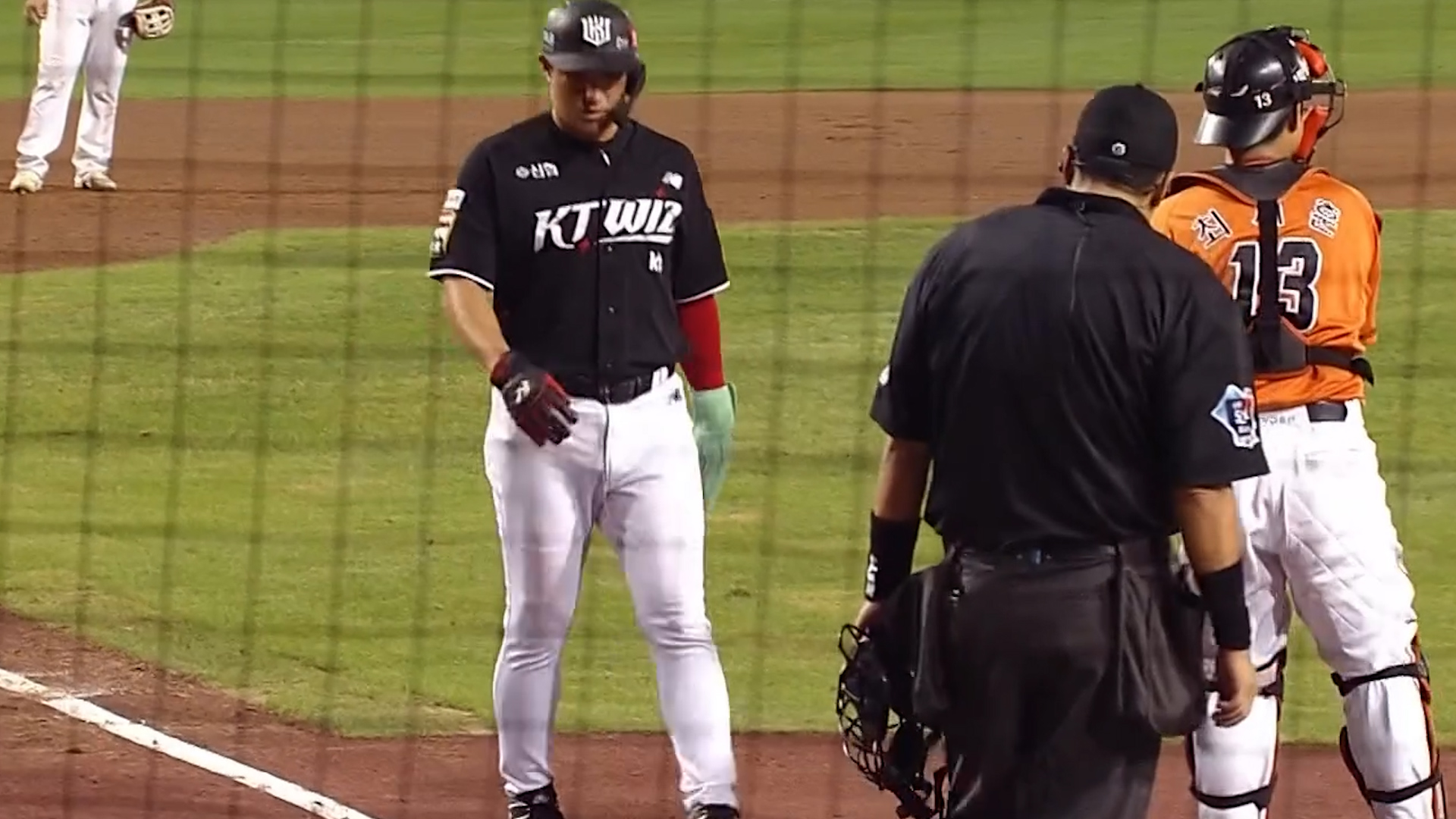 [KT] 2024/8/31 '눈으로 만든 점수' 오윤석의 밀어내기 볼넷 | TVING