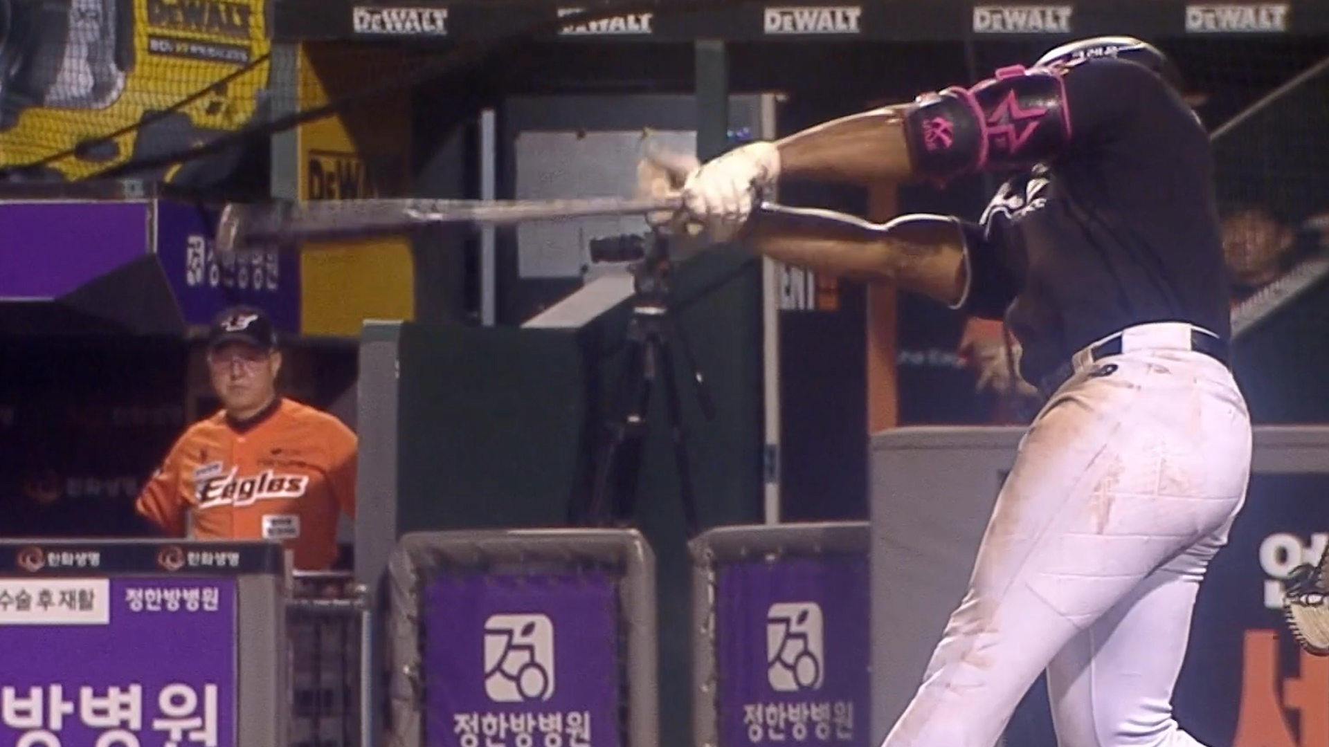 [KT] 2024/8/31 '시즌 30 홈런 달성' 점수 차 벌리는 로하스의 솔로포! | TVING