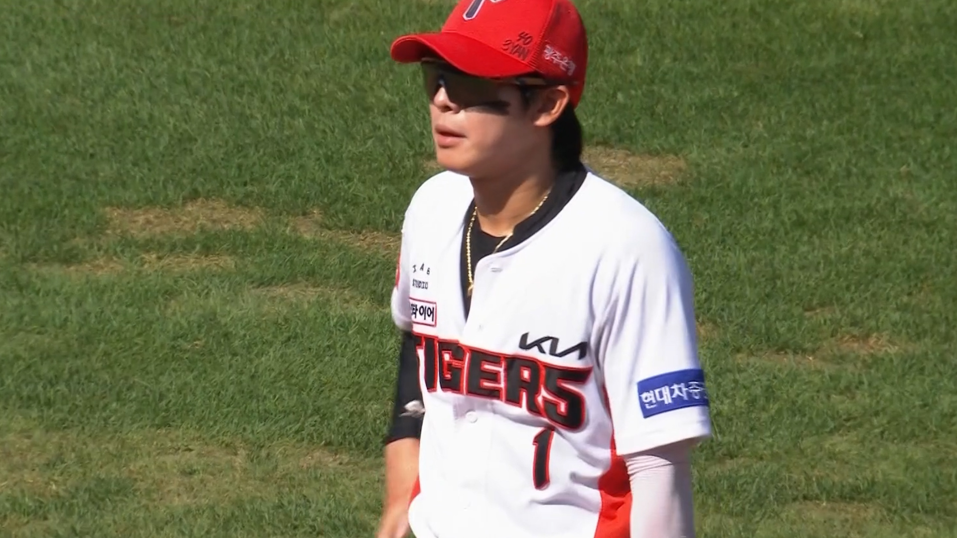 [KIA] 9/8 넓은 수비 범위로 깊은 타구를 처리하는 박찬호 | TVING