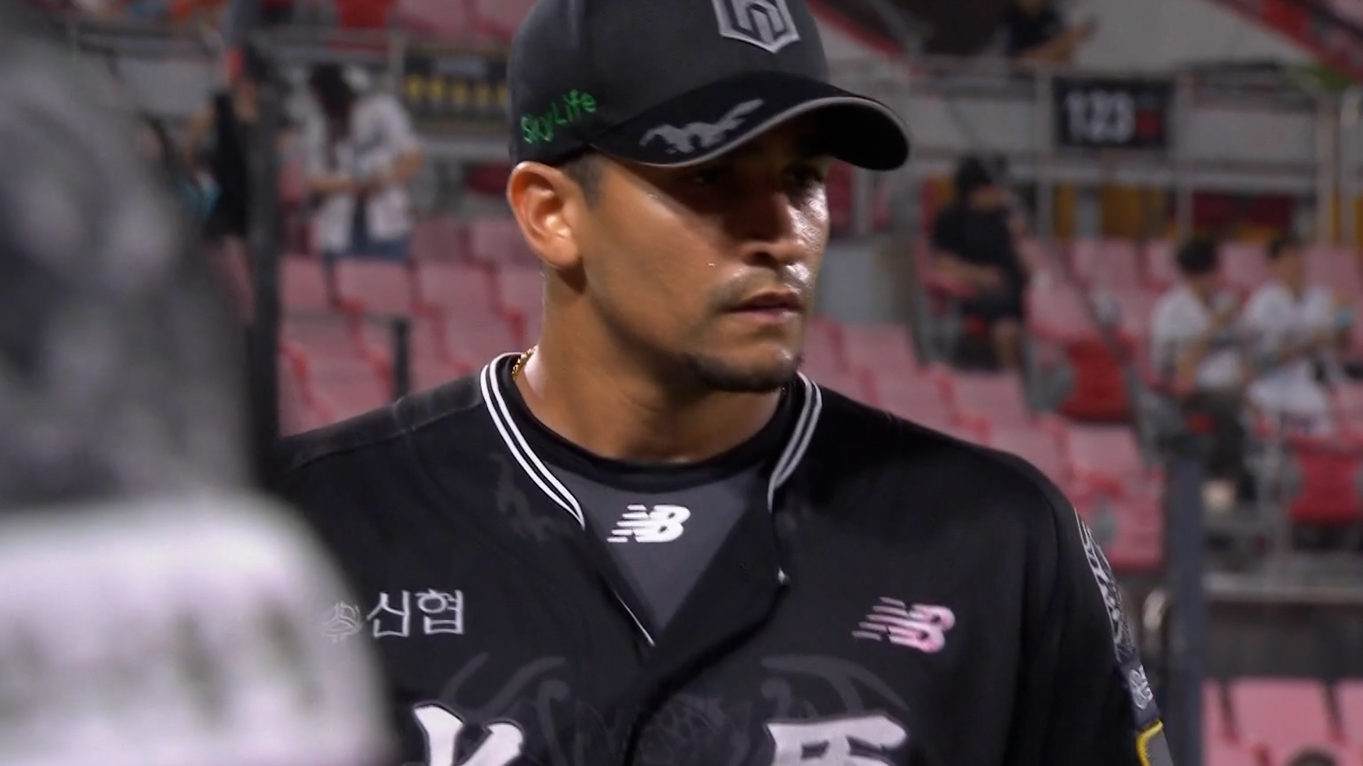 [KT] 2024/9/12 '무사 1, 2루' 실점 위기를 막아내는 쿠에바스 | TVING