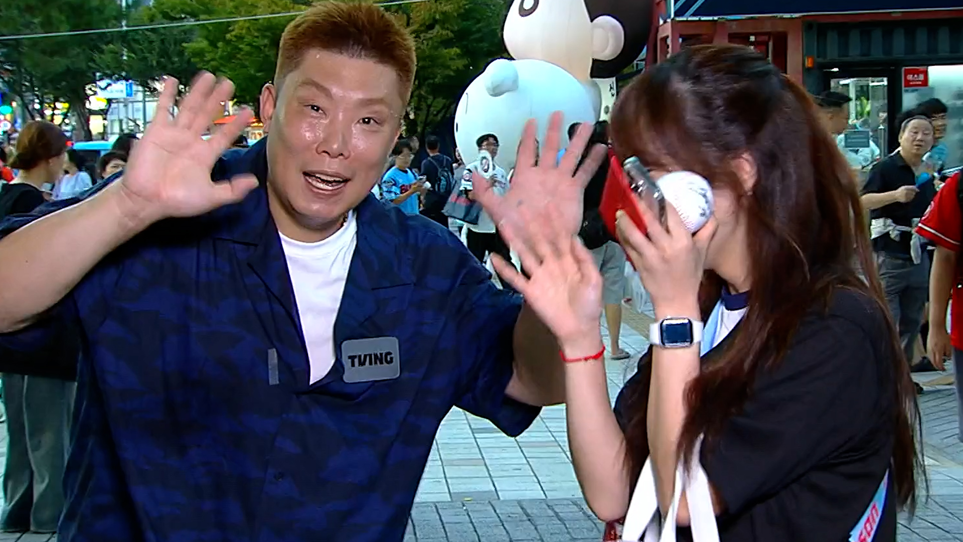 [롯데] 2024/9/13 티빙슈퍼매치: 경기 전 티빙 톡 이벤트를 준비한 나지완 해설위원 | TVING