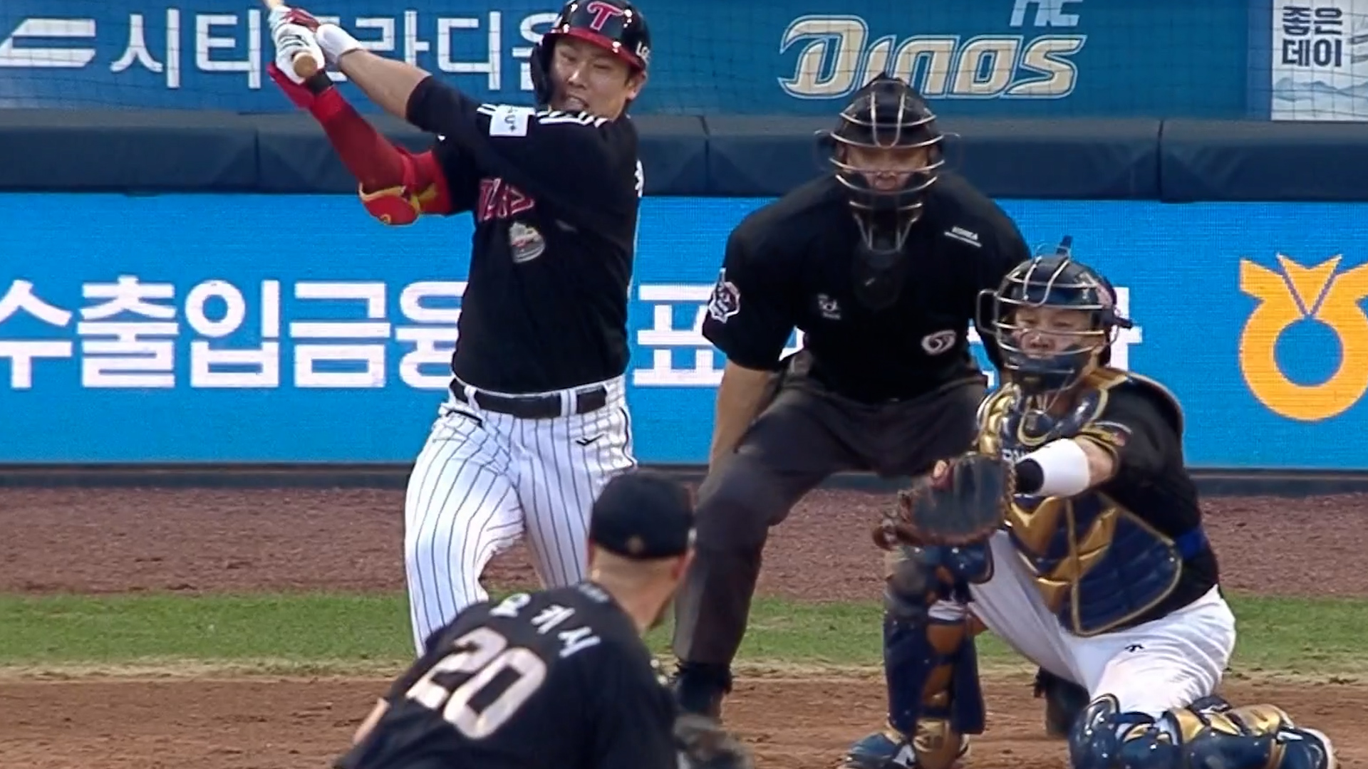 [LG] 2024/9/14 몸 쪽 투심을 공략한 홍창기의 중전 적시타! | TVING