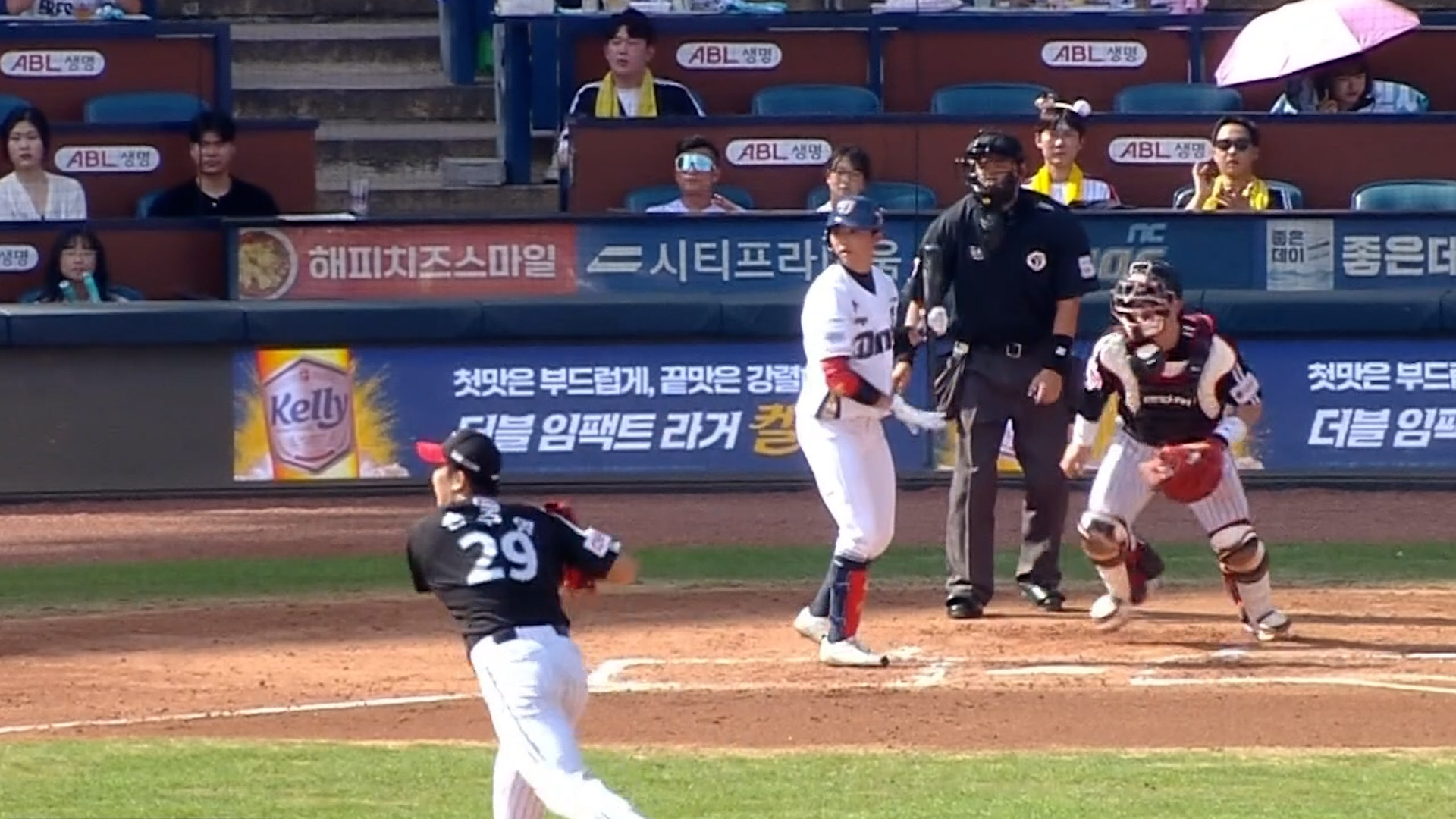 [LG] 2024/9/15 주자를 잡아내는 손주영의 픽 오프 플레이! | TVING