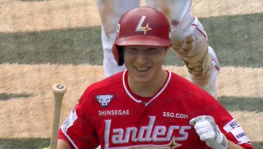 [SSG] 9/22 '데뷔 첫 두 자릿수 홈런' 우측 담장을 넘긴 박성한의 투런포! | TVING