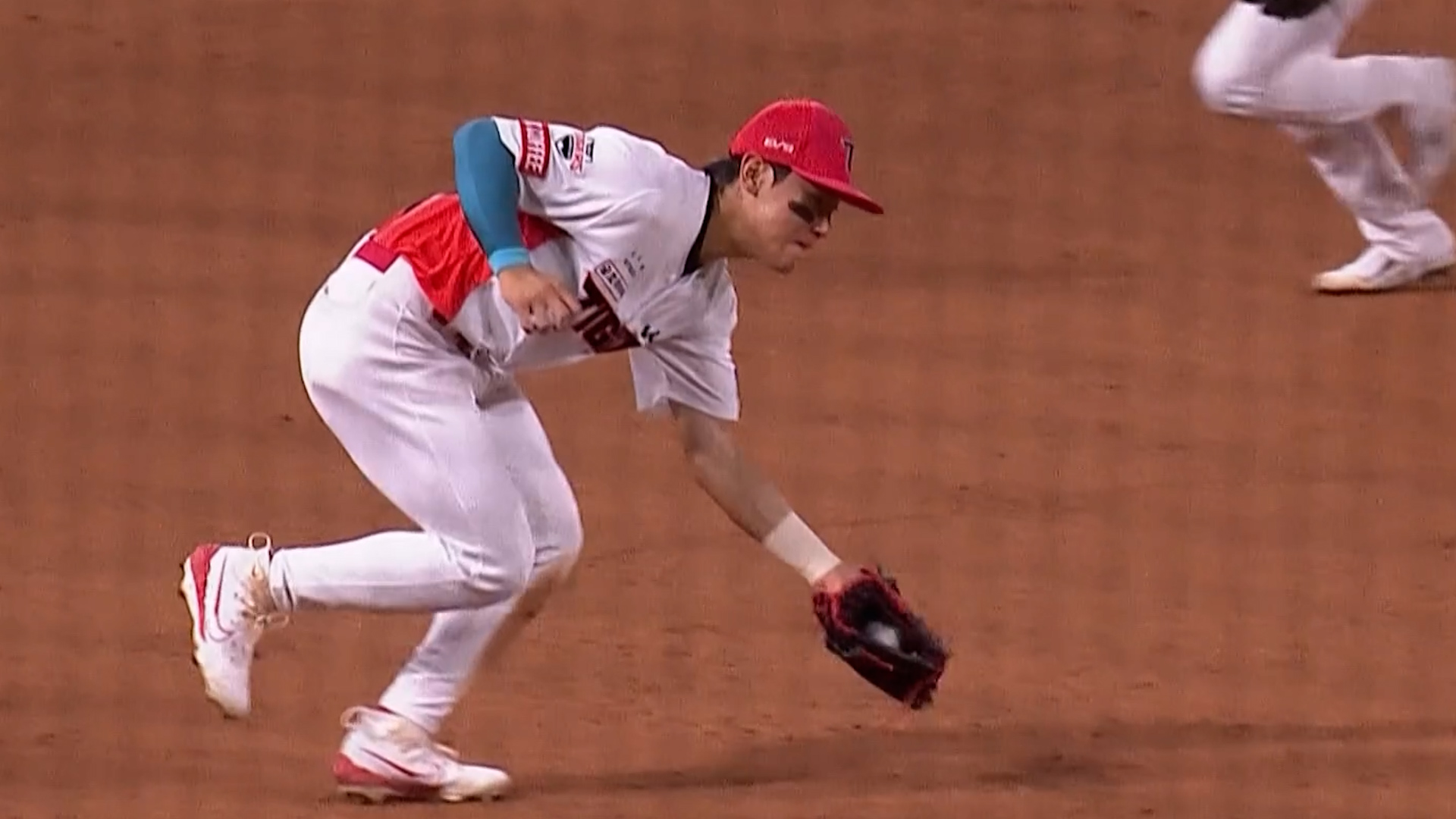 [KIA] 2024/9/24 '공수에서 맹활약' 더블플레이 만드는 김도영 | TVING