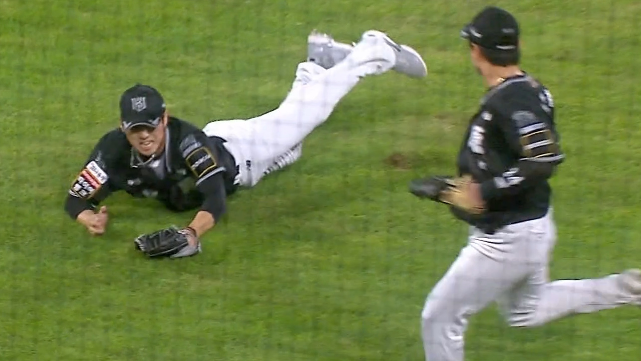 [KT] 2024/9/24 김민수의 몸을 사리지 않는 수비로 만든 트리플 플레이! | TVING