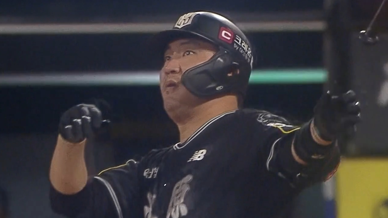 [KT] 2024/9/24 '바뀐 투수의 초구 공략' 좌측 담장 넘기는 장성우의 투런포 | TVING