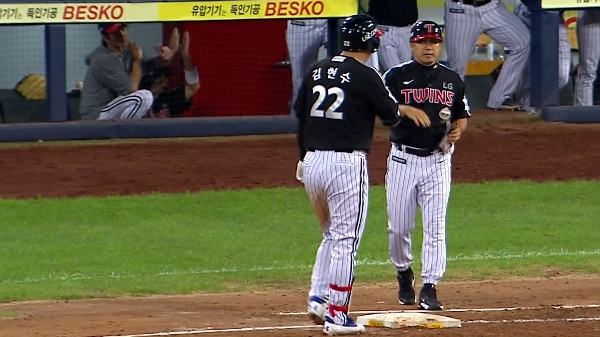 [LG] 2024/9/28 빠른 공을 가볍게 밀어서 적시타를 만드는 김현수 | TVING