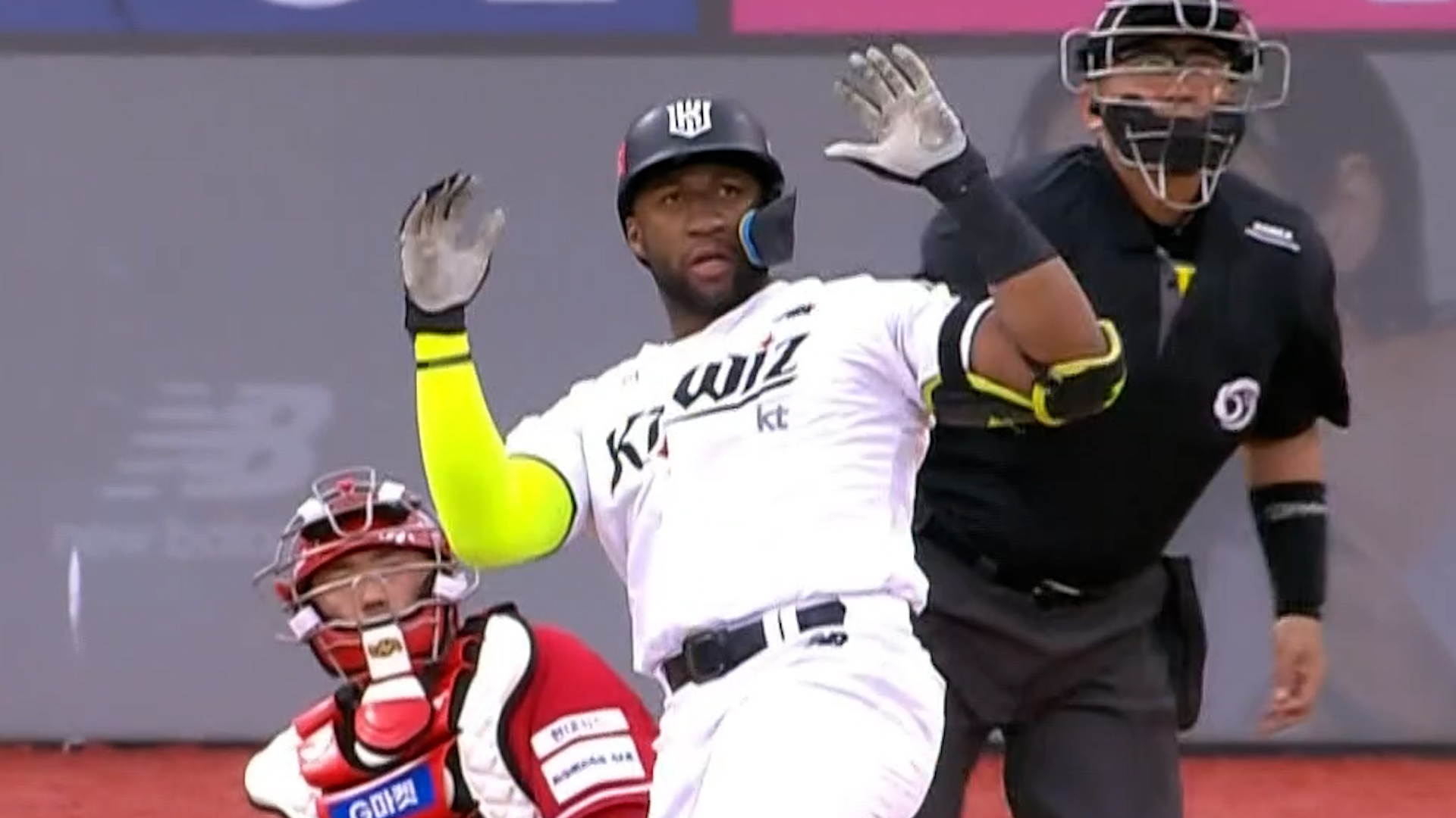 [KT] 2024/10/1 '힘 vs 힘' 기선제압하는 로하스의 선제 솔로포! | TVING