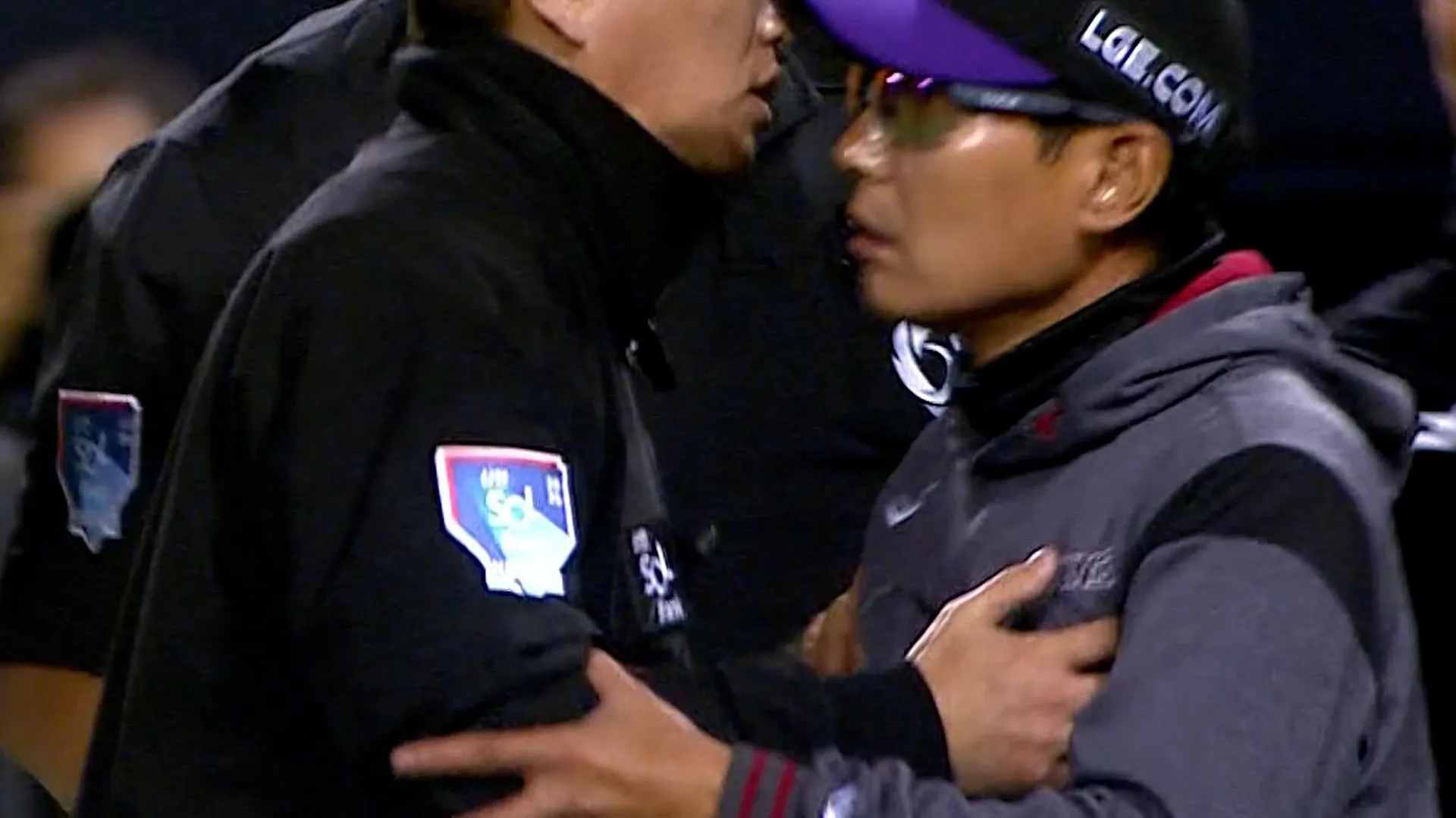 [LG] 2025/4/11 강한 항의로 퇴장 당하는 염경엽 감독 | TVING