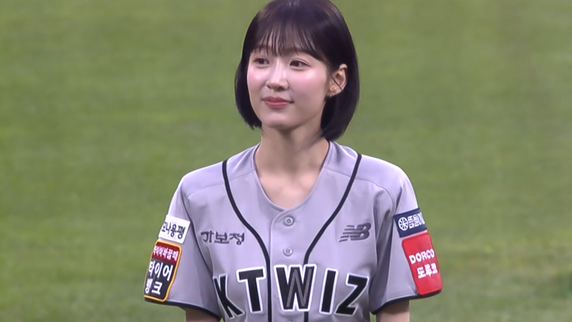 [KT] 2025/5/10 시구 - 배우 서지혜 | TVING