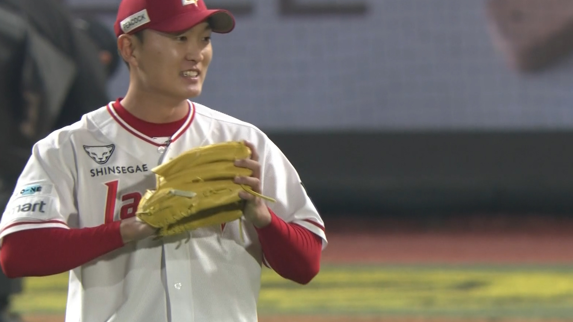 [SSG] 2025/5/11 (DH2) 더블헤더 완승을 위해 9회 마운드에 오른 김건우 | TVING