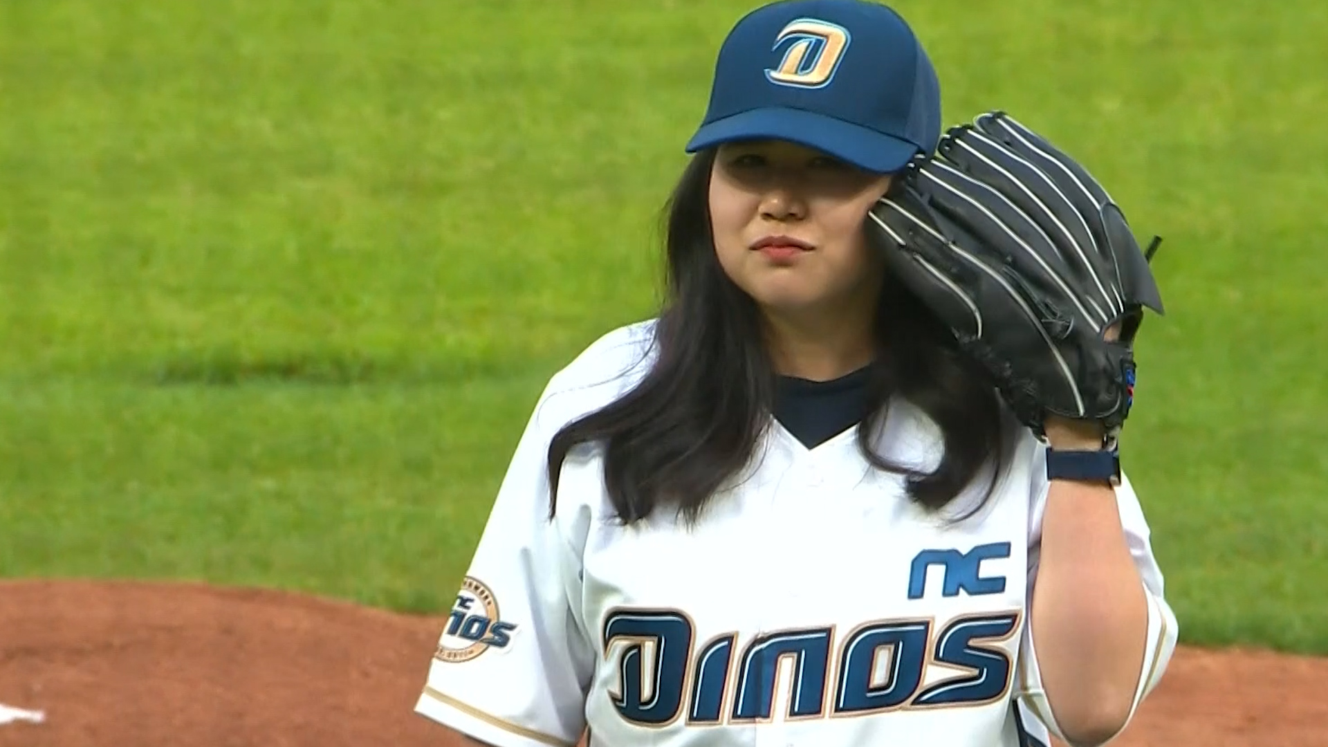 [NC] 2025/5/30 시구 & 시포 - NC 다이노스 팬 정다슬 & 박민우 선수 | TVING